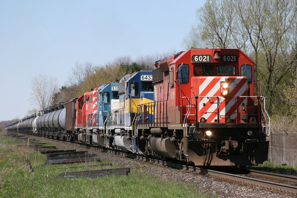 Railpictures.ca - Rob Eull Photo: CP 642, Ethanol loads from Iowa crawl through Komoka with CP ...