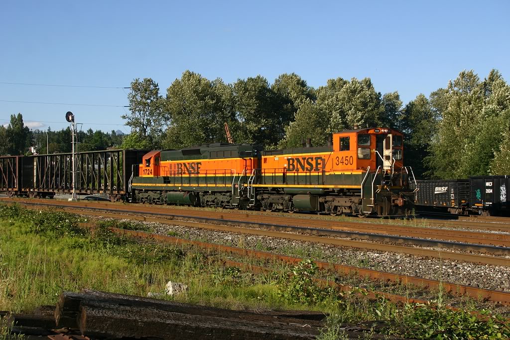 Railpictures.ca - Rob Eull Photo: BNSF 3450 and 1724 come back to the BNSF yard just outside of ...
