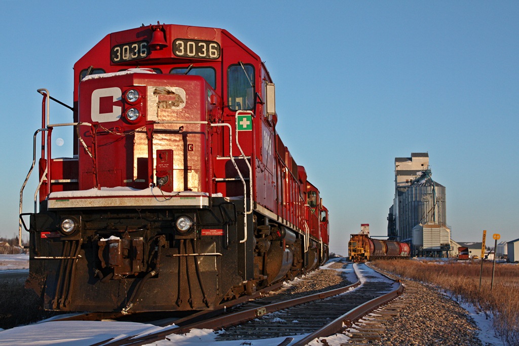 Railpictures.ca - CalMurray Photo: CP 3036 and two others for P34 power sit in Redvers ...