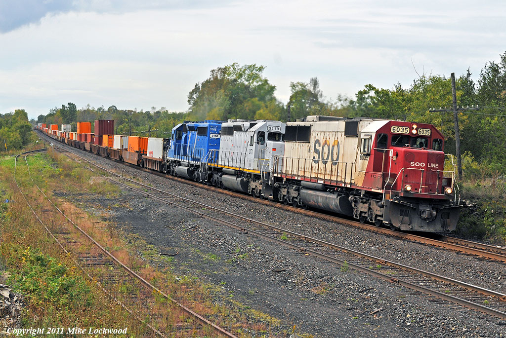 Railpictures.ca - Mike Lockwood Photo: Leaning into the curve at the east end of the siding, SOO ...