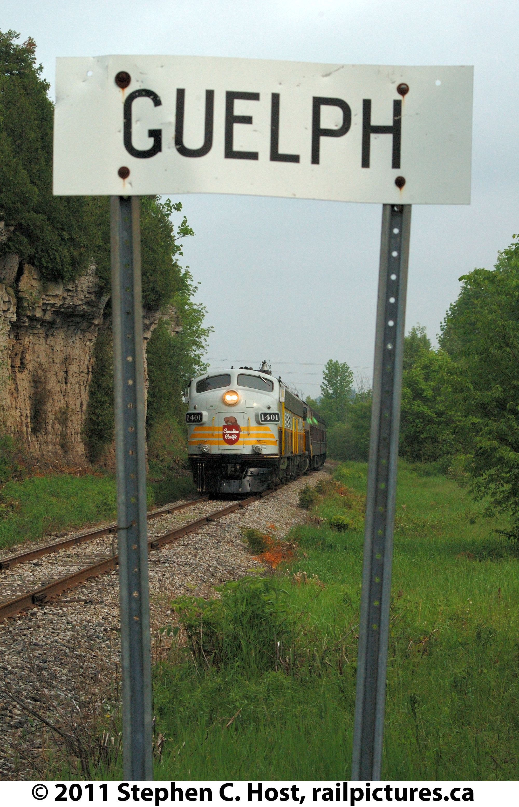 Railpictures.ca - Stephen C. Host Photo: Rare Mileage: The Royal Canadian Pacific trainset, led ...