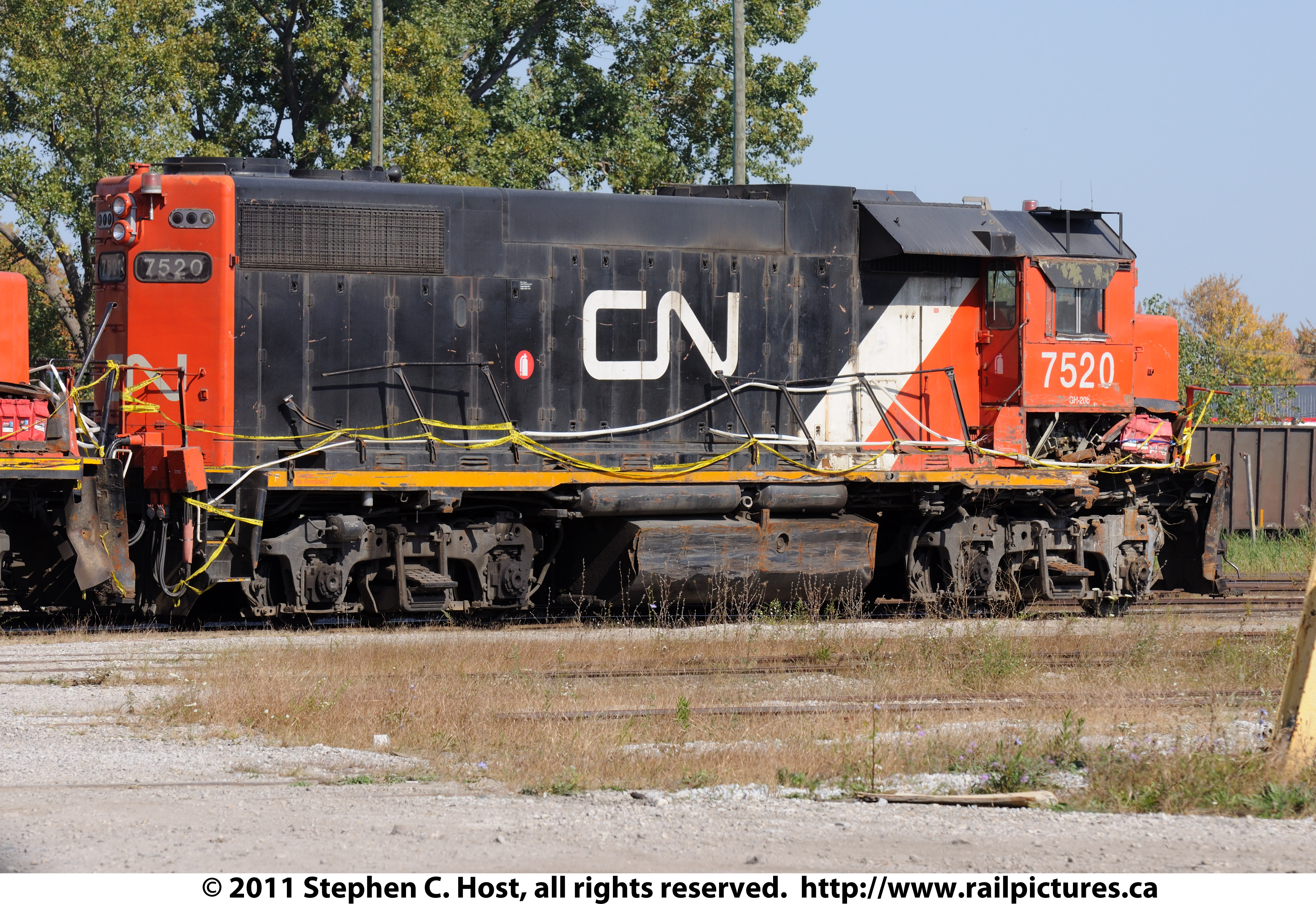Railpictures.ca - Stephen C. Host Photo: CN 7520 sits at Sarnia awaiting repair work, clearly it ...