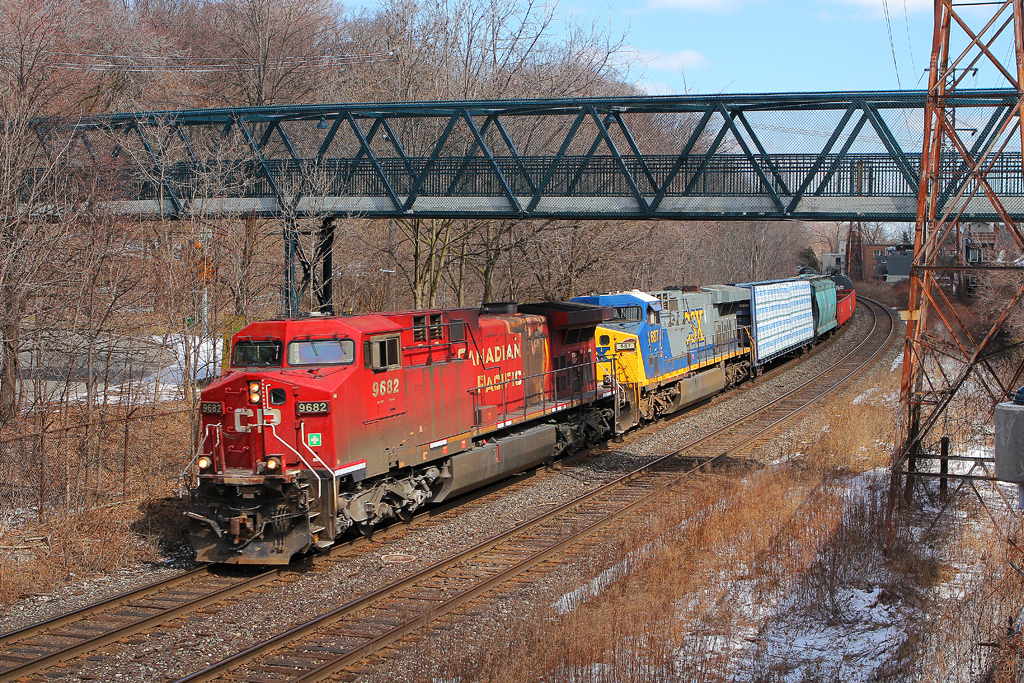 Railpictures.ca - Cameron Applegath Photo: CP 9682 leads a big and beefy AC6000CW, CSX 687 with ...