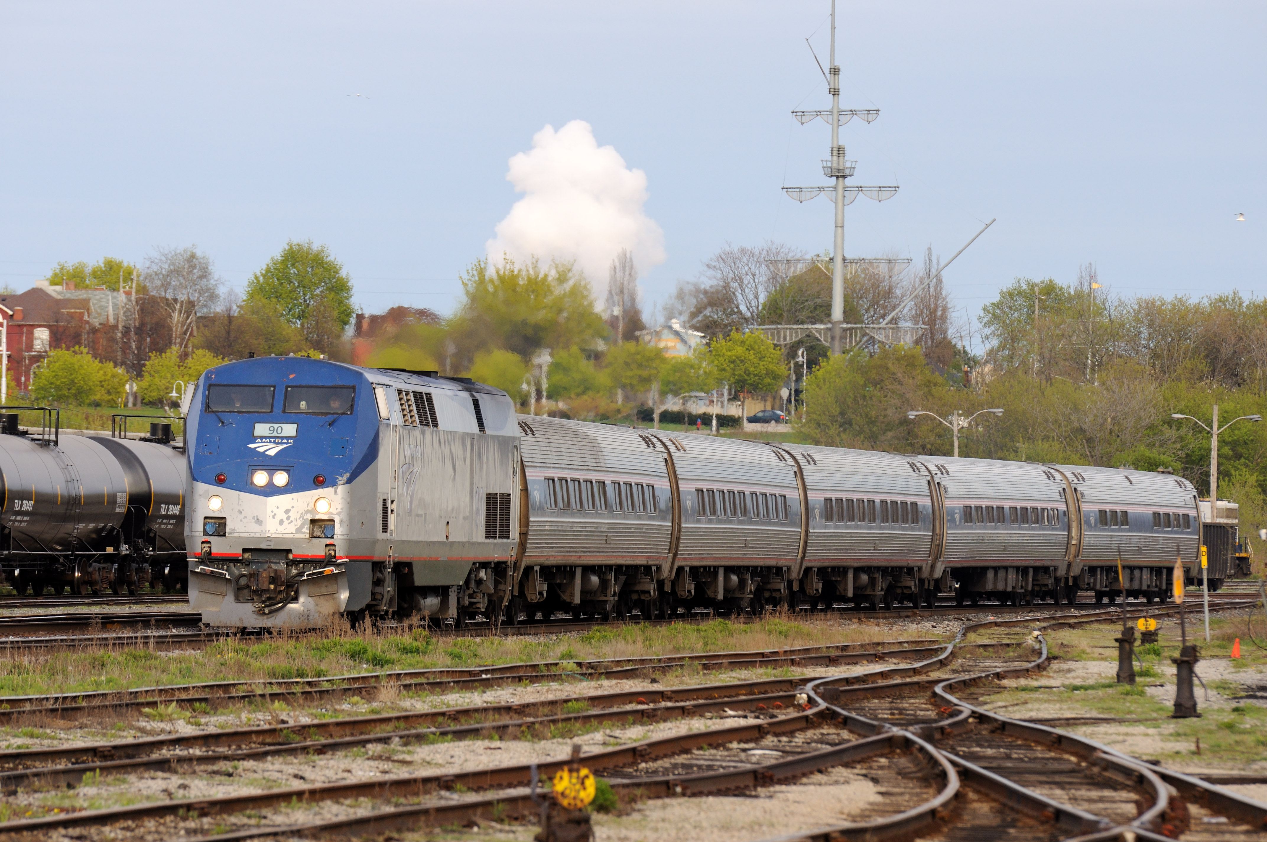 Railpictures.ca - Stephen C. Host Photo: VIA 98 with Amtrak 90 heading through Hamilton en-route ...