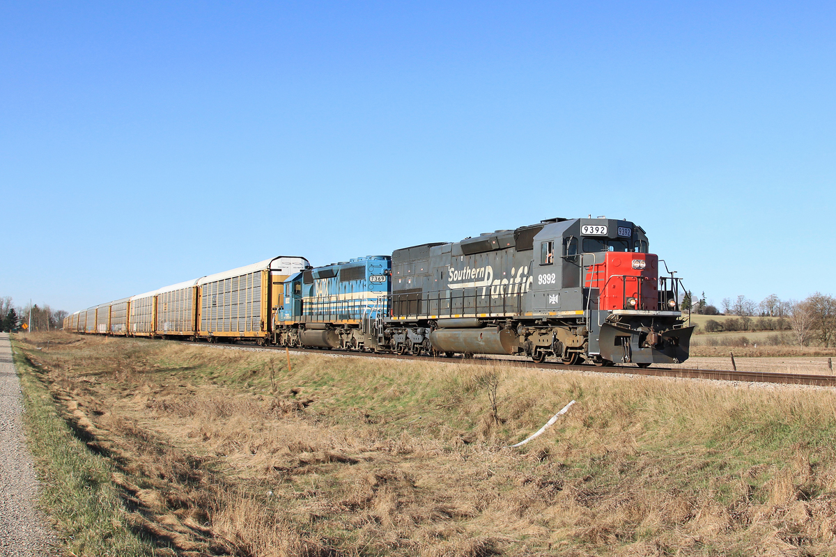 Railpictures.ca - Dan Tweedle Photo: GEXR 432 breaks the still morning silence as it hammers up ...
