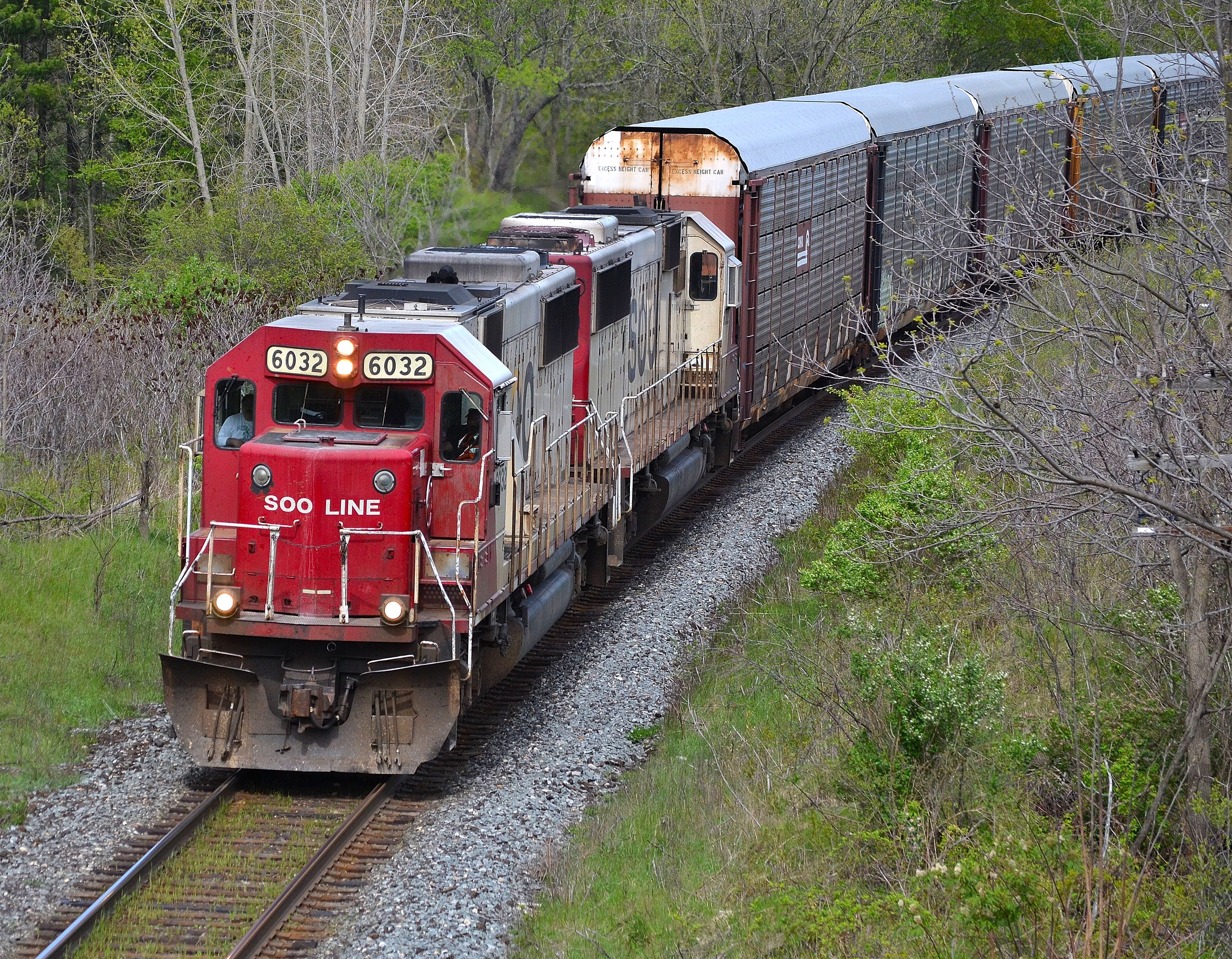Railpictures.ca - Jay Butler Photo: CP 147 led by a pair of SOO SD60s, approaches the Denfield ...
