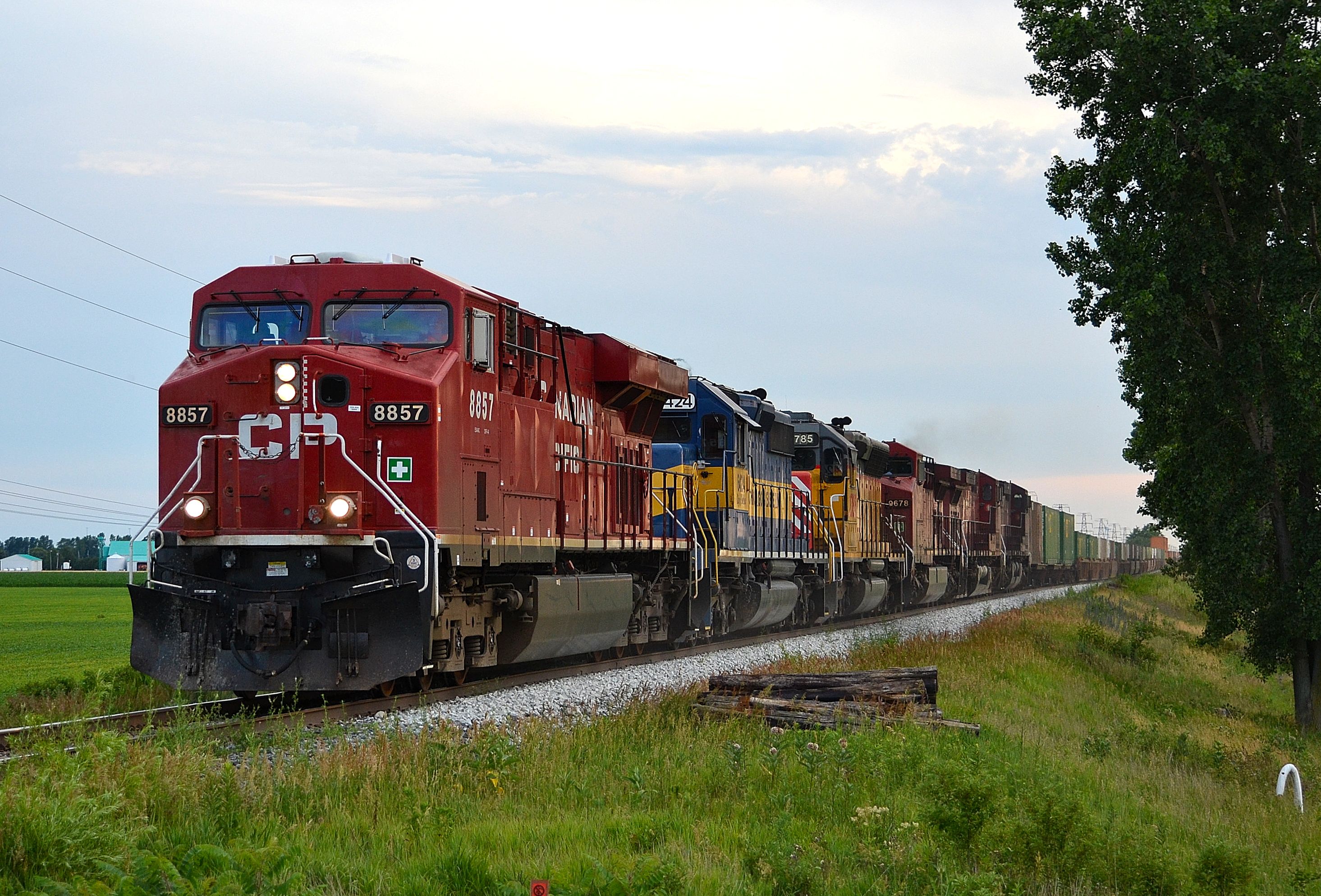 Railpictures.ca - Jay Butler Photo: CP 242 heads eastbound out of Tilbury with a 6 engine lashup ...