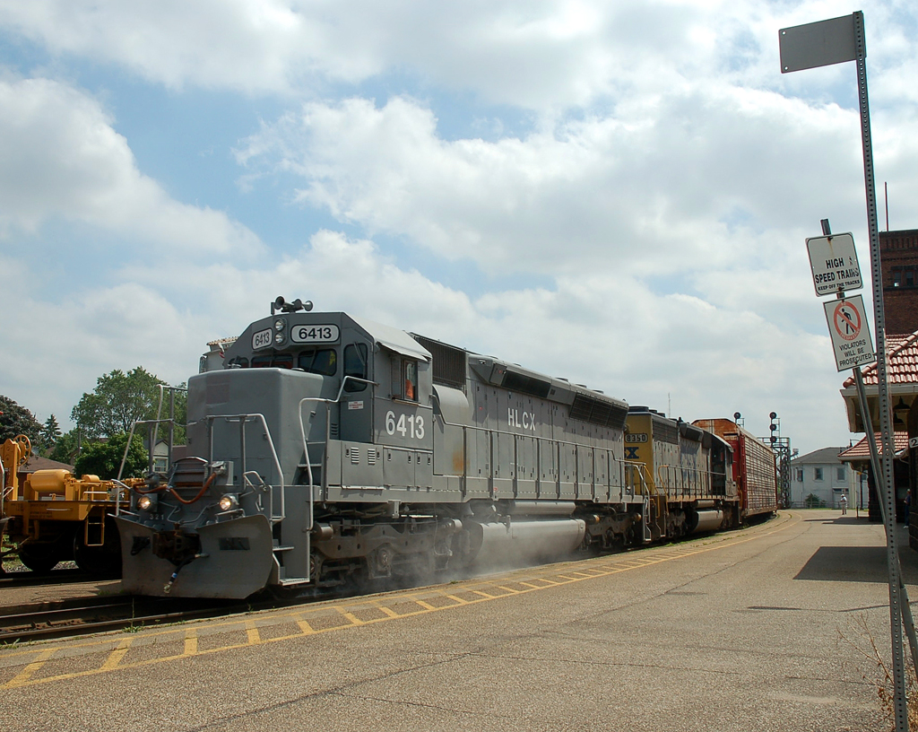 Railpictures.ca - James Gardiner Photo: 271 heads west past Brantford behind HLCX 6413 – CSXT ...