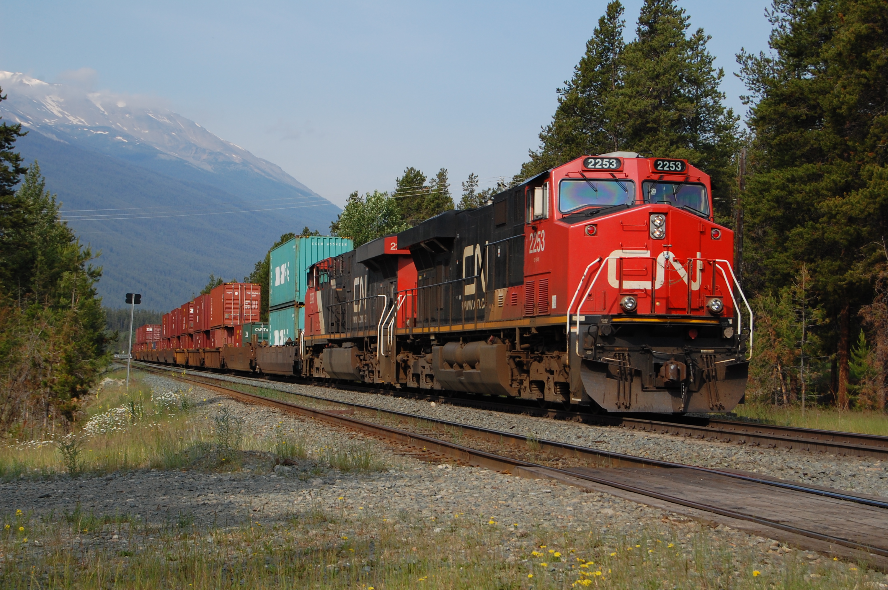 Railpictures.ca - Alexandre Boucher (Alex181) Photo: A CN eastbound intermodal, sleeping at CN ...