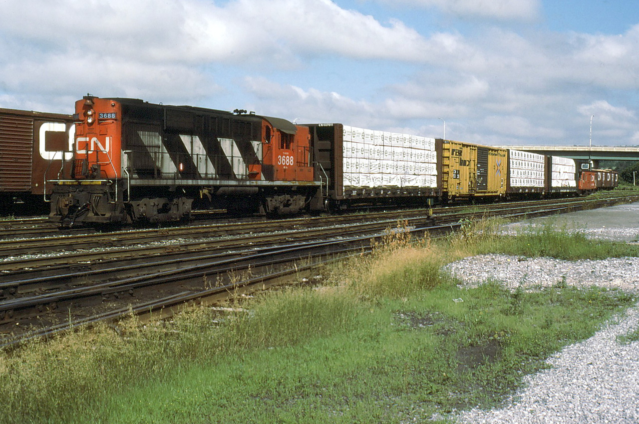 Railpictures.ca - Pierre Fournier Photo: CN 510 about to start its trip to Sherbrooke and may be ...