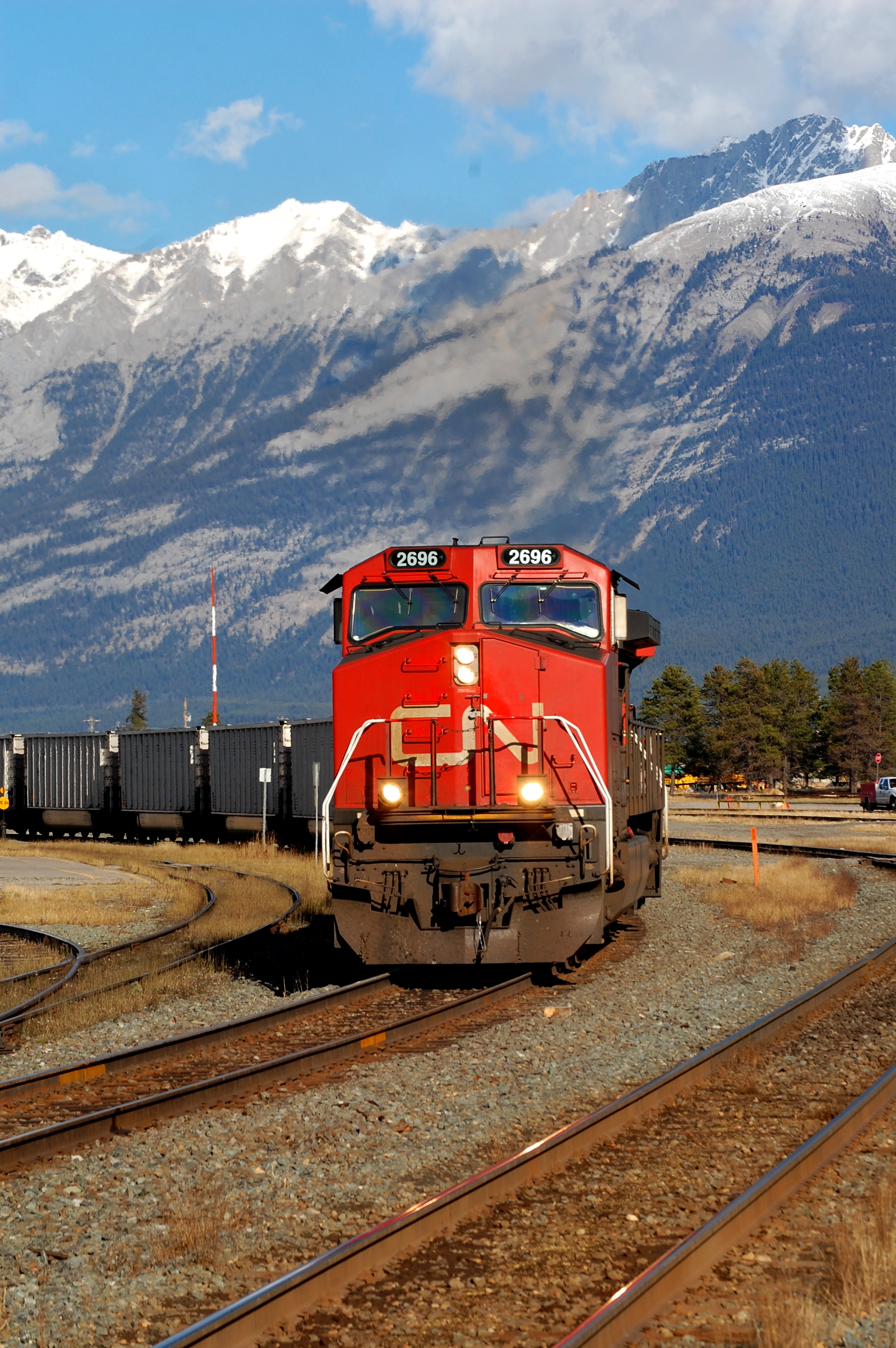 Railpictures.ca - Alexandre Boucher (Alex181) Photo: A coal train CN departure of Jasper yard ...