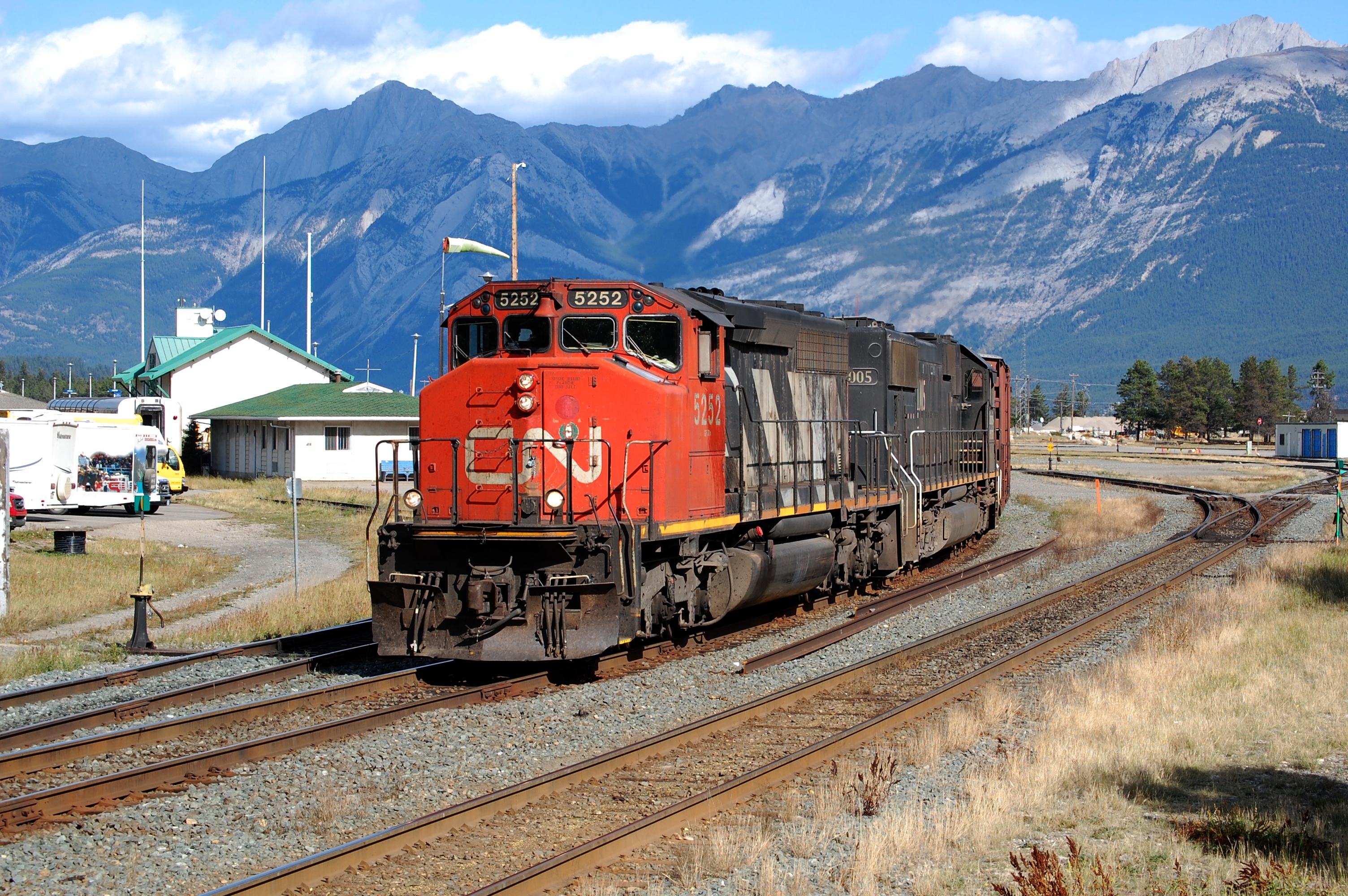 Railpictures.ca - Alexandre Boucher Photo: CN 417 leaving Jasper Yard with a great consist; CN ...