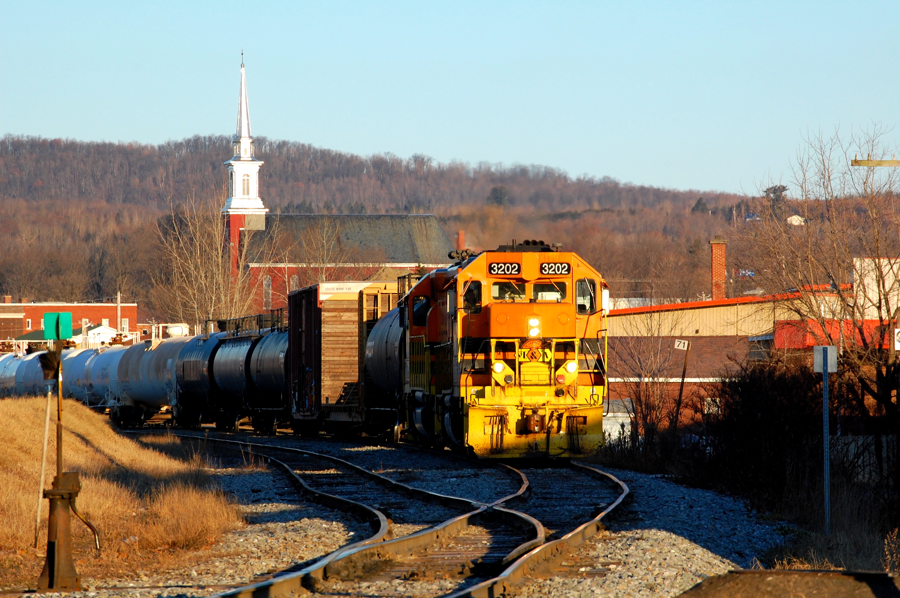 Railpictures.ca - Alexandre Boucher (Alex181) Photo: SL&A Loco GP40 3202 was switching on the ...