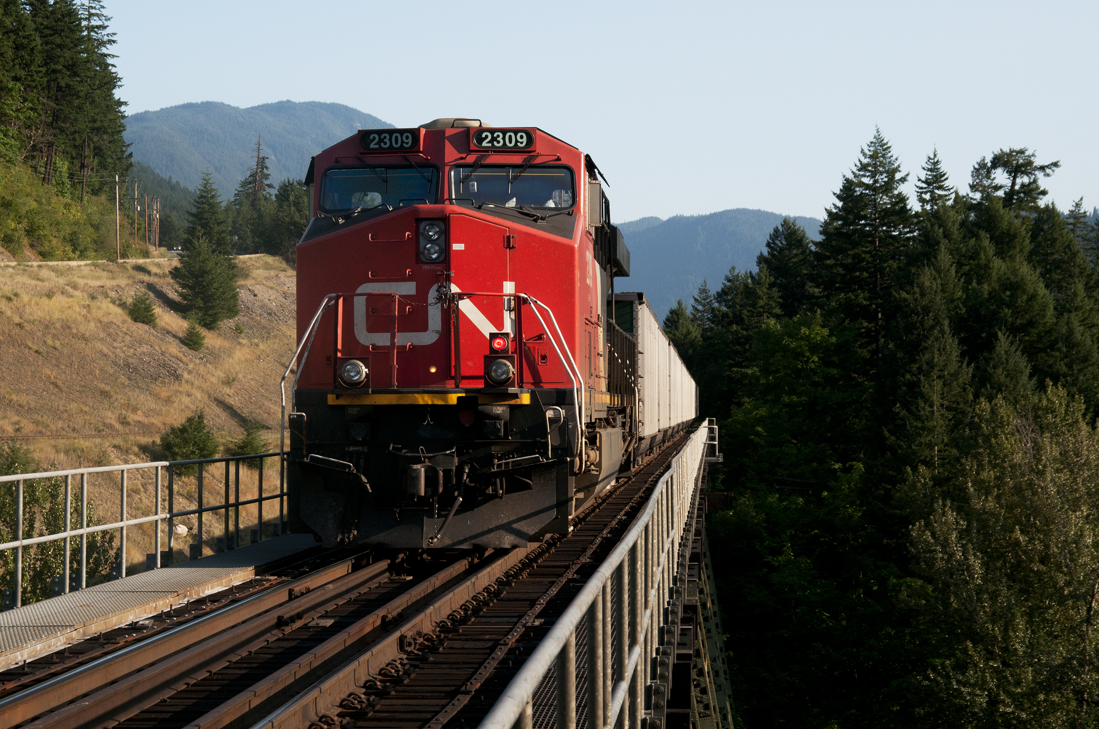 Railpictures.ca - Deane Motis Photo: CN 2309, in DPU position, sits on the trestle at Spence. CN ...