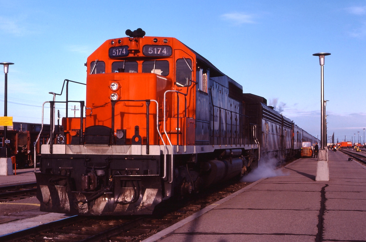 Railpictures.ca - John Eull Photo: CN SD40 5174 is on the point of train #4 making its stop at ...