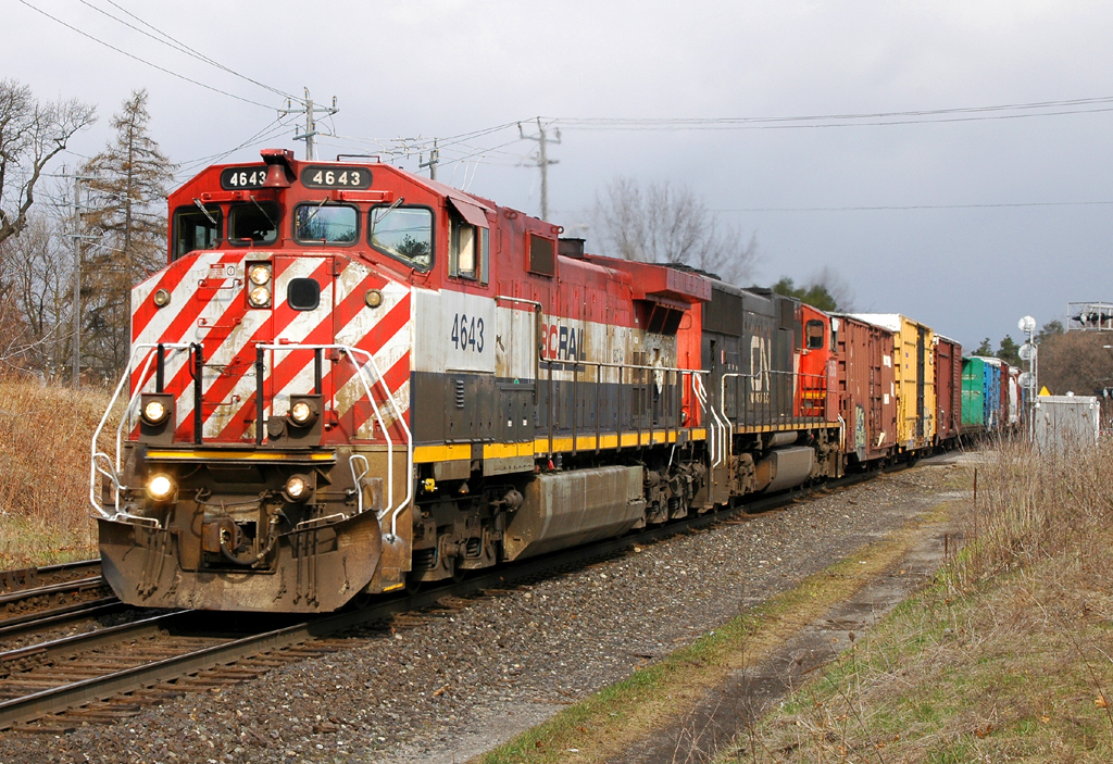 Railpictures.ca - James Gardiner Photo: BCOL 4643 – CN 5636 lead 332 past Hardy | Railpictures ...