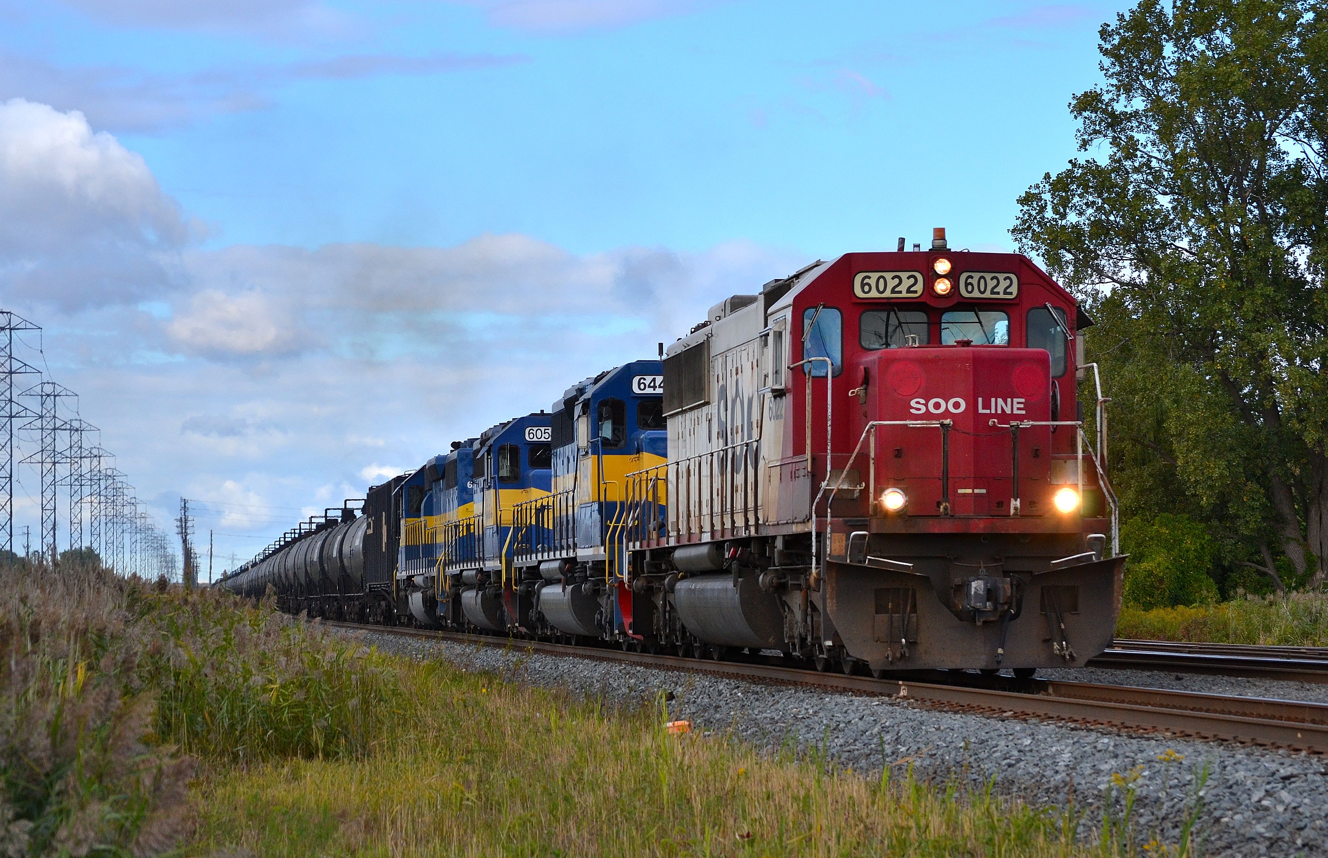 Railpictures.ca - Jay Butler Photo: A beauty lashup leads CP 642 out of Walkerville Yard with ...