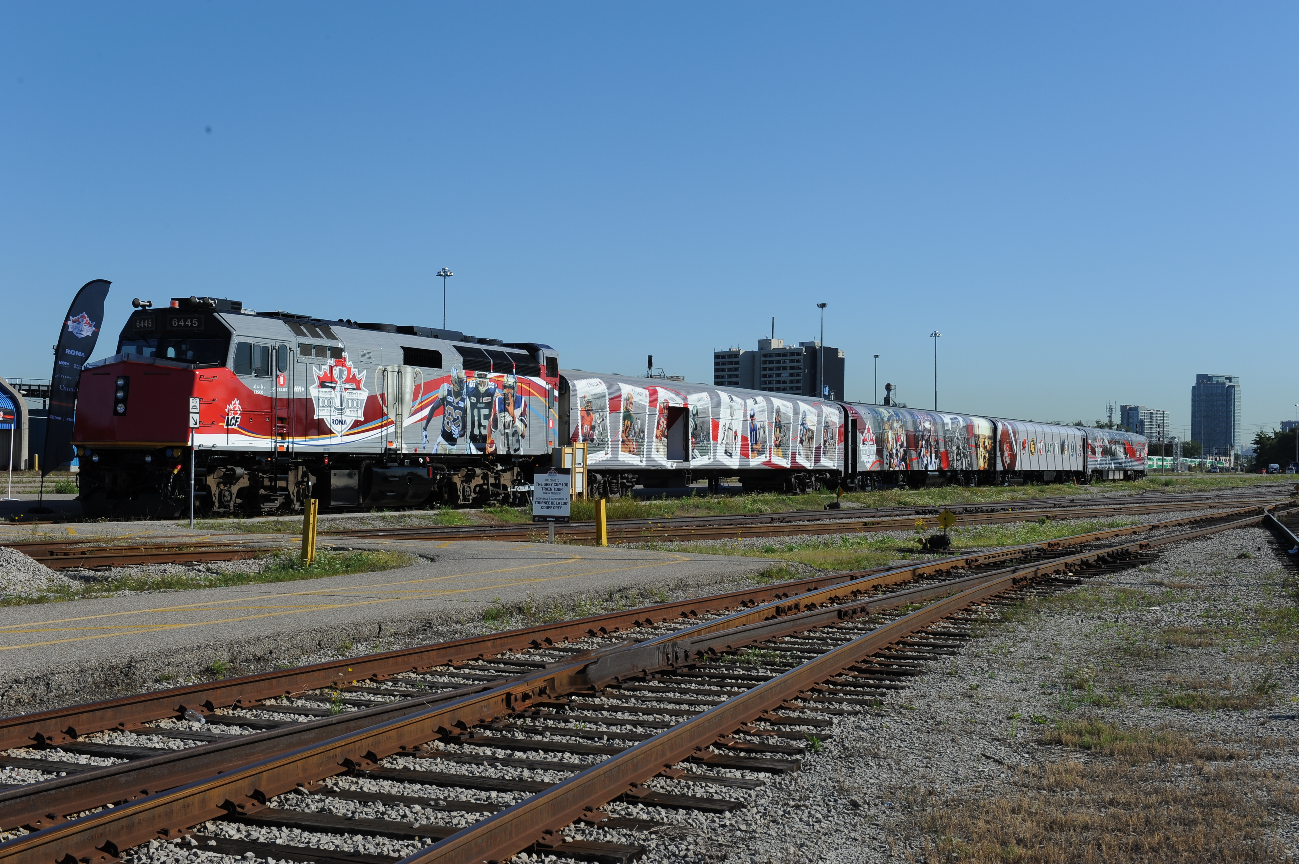 Railpictures.ca - CFL Photo: CFL’s Grey Cup 100 Train to celebrate the 100th Grey Cup ...