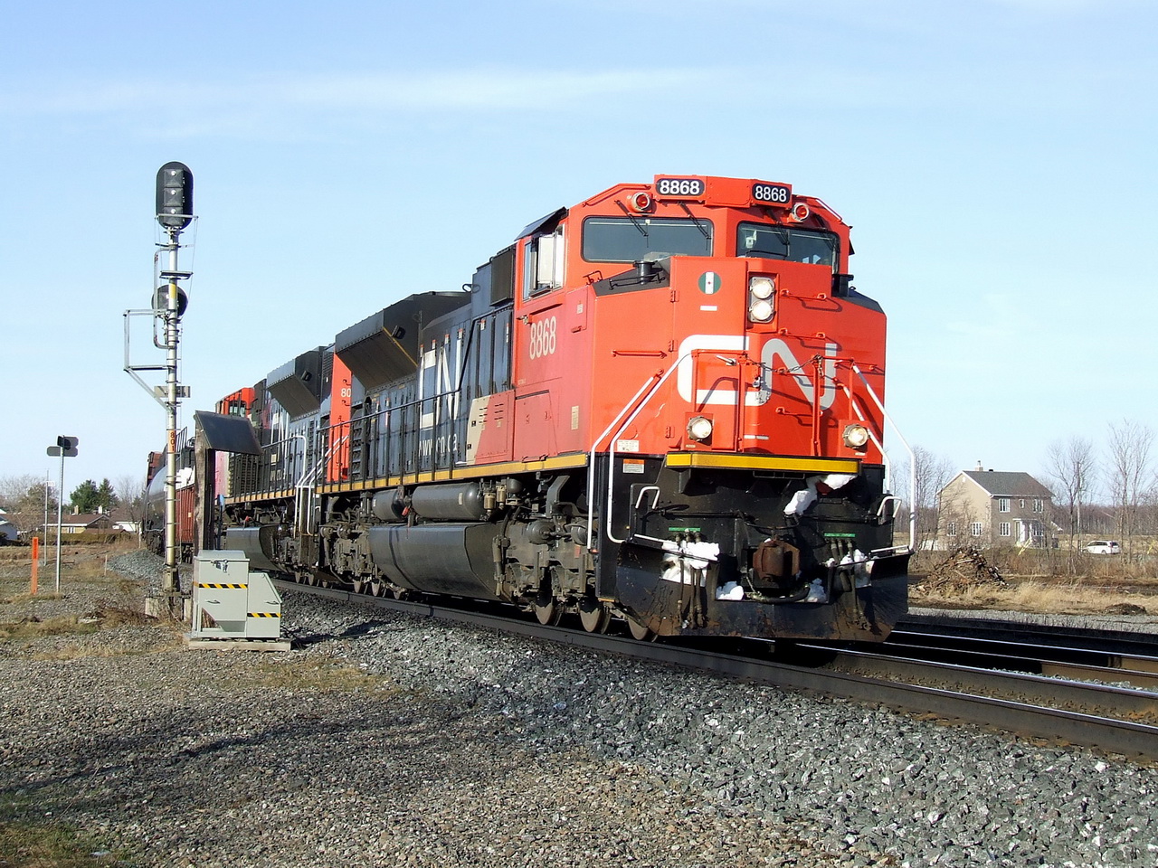 Railpictures.ca - Pierre Fournier Photo: CN 401 with 8868 and 8007 has lightened its train at ...