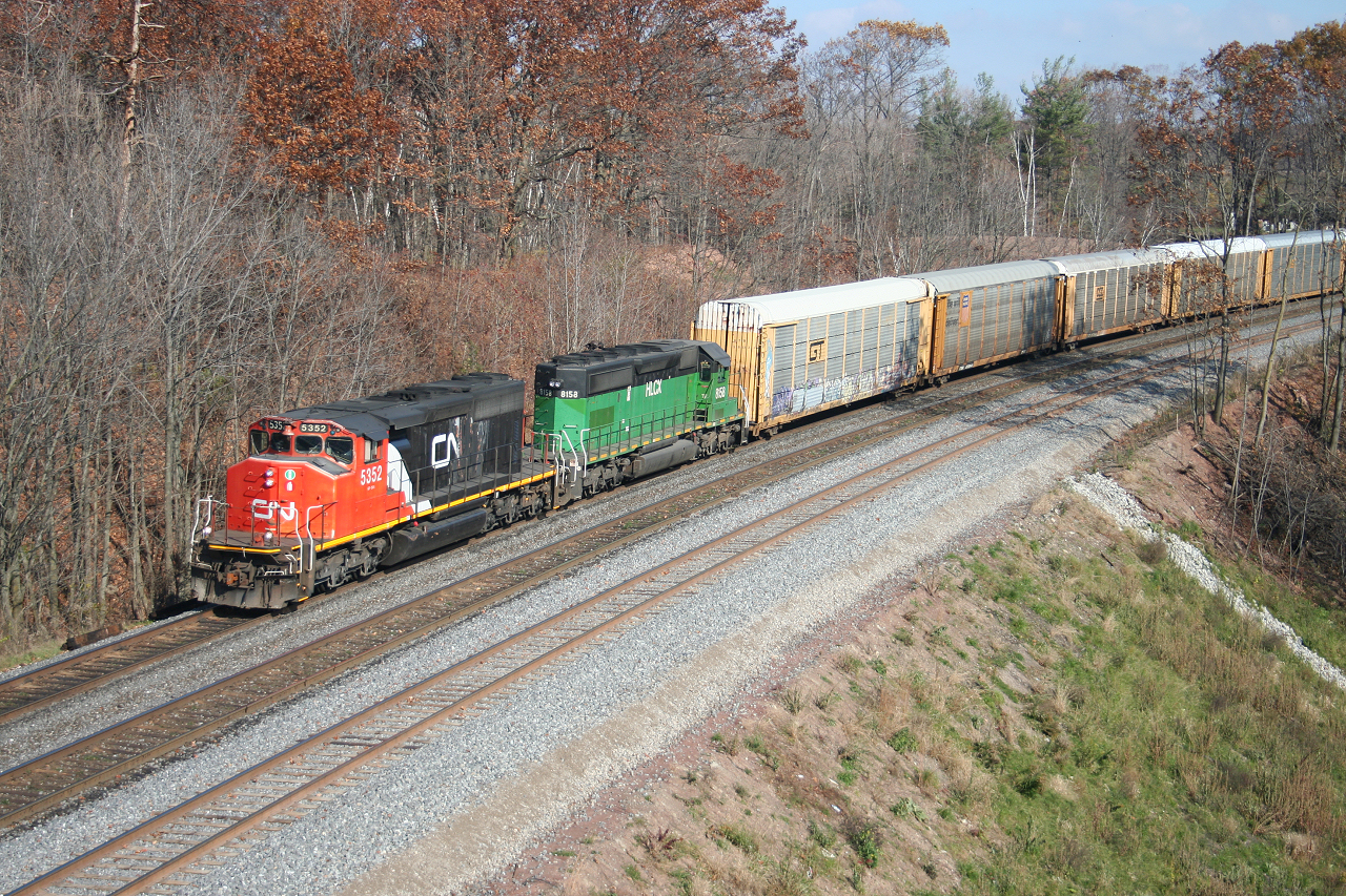 Railpictures.ca - Rob Eull Photo: CN 5352 and HLCX 8158 power 271 through Bayview | Railpictures ...