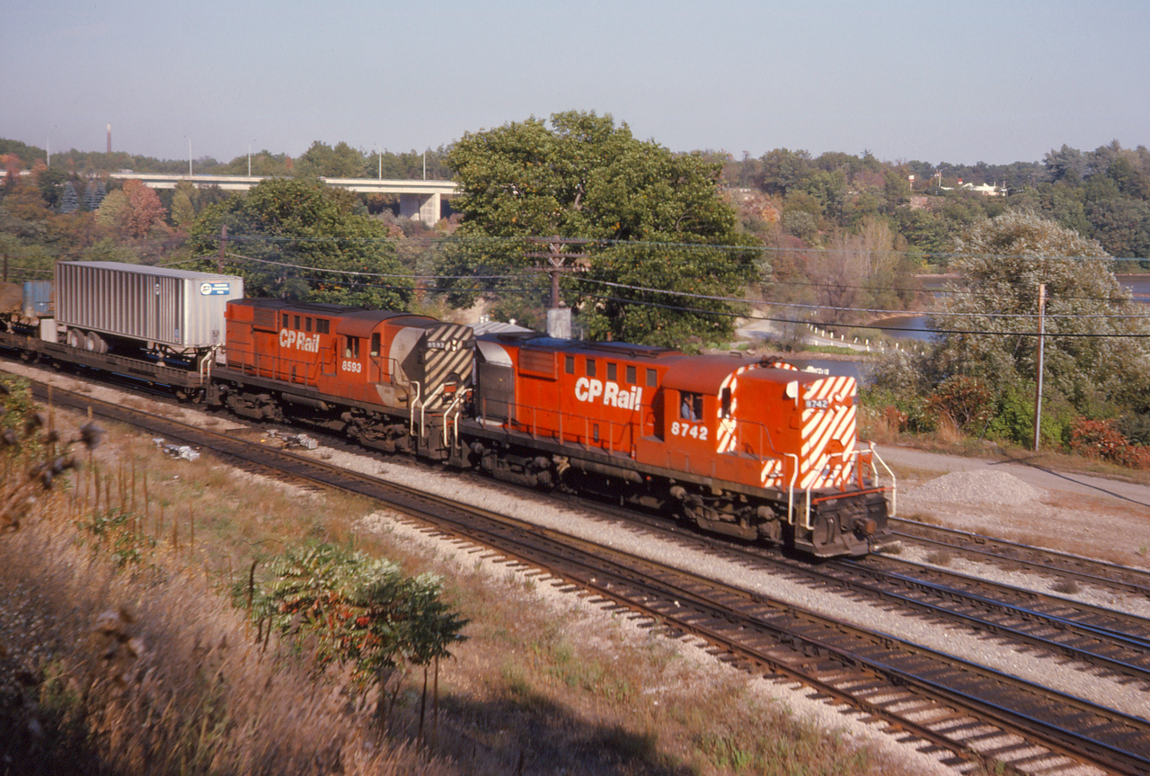 Railpictures.ca - John Eull Photo: CP 8742 and CP 8593 roll through Bayview on the Starlight ...
