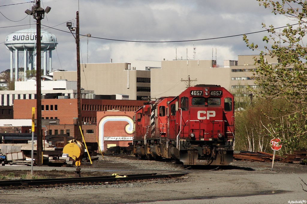 Railpictures.ca - MuskokaMoFo Photo: CP 4657 sits paired with 4656, ahed of 5871/5868 paired up ...