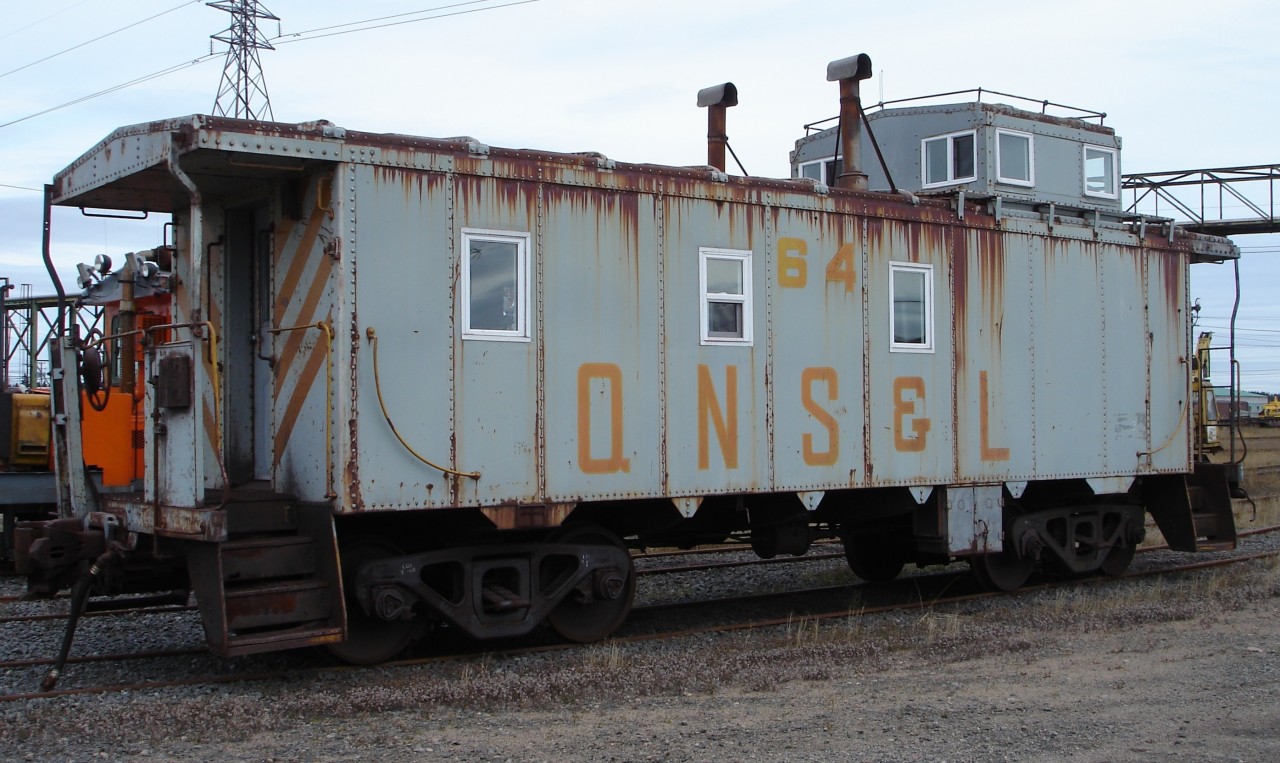 Railpictures.ca - Paul O'Shell Photo: QNS&L 64 is due for a little primer and paint as evidenced ...