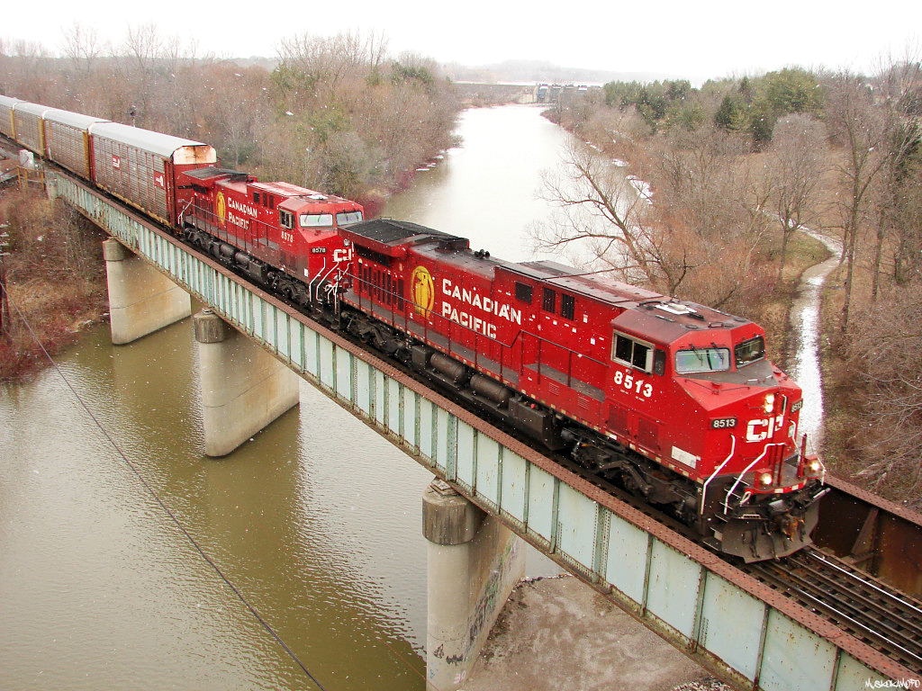 Railpictures.ca - MuskokaMoFo Photo: CP 8513 West departs West Siding Switch Coakley with train ...