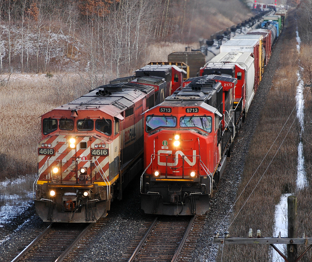 Railpictures.ca - James Gardiner Photo: 331 with BCOL 4616 – CN 2159 waits for a signal back to ...