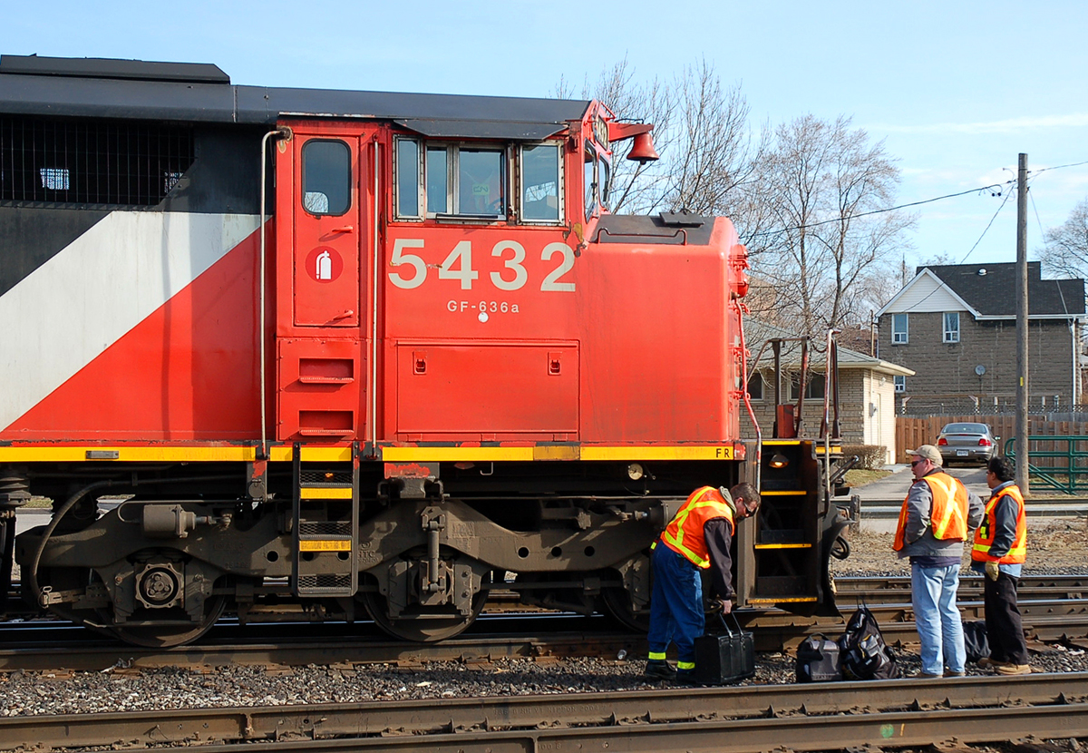 Railpictures.ca - James Gardiner Photo: CN 398 makes a crew change after completing it’s work in ...