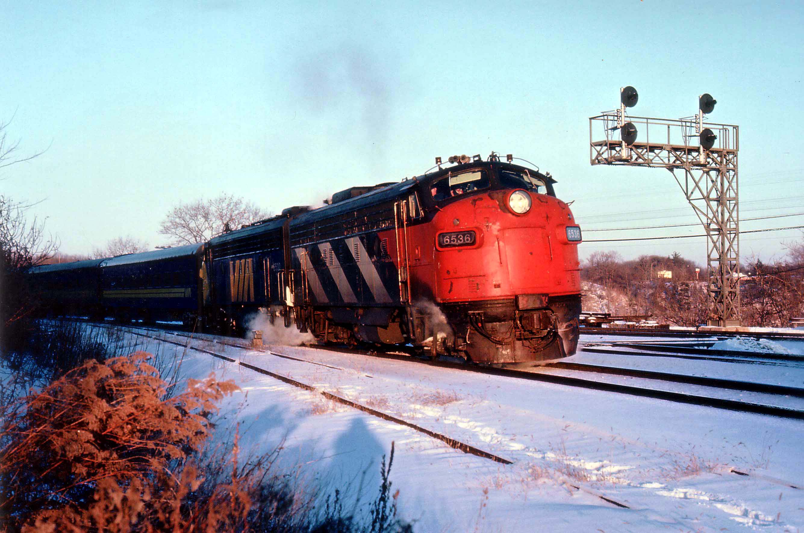 Railpictures.ca - A.W.Mooney Photo: Late afternoon on a bitterly cold day in January 1981 as VIA ...