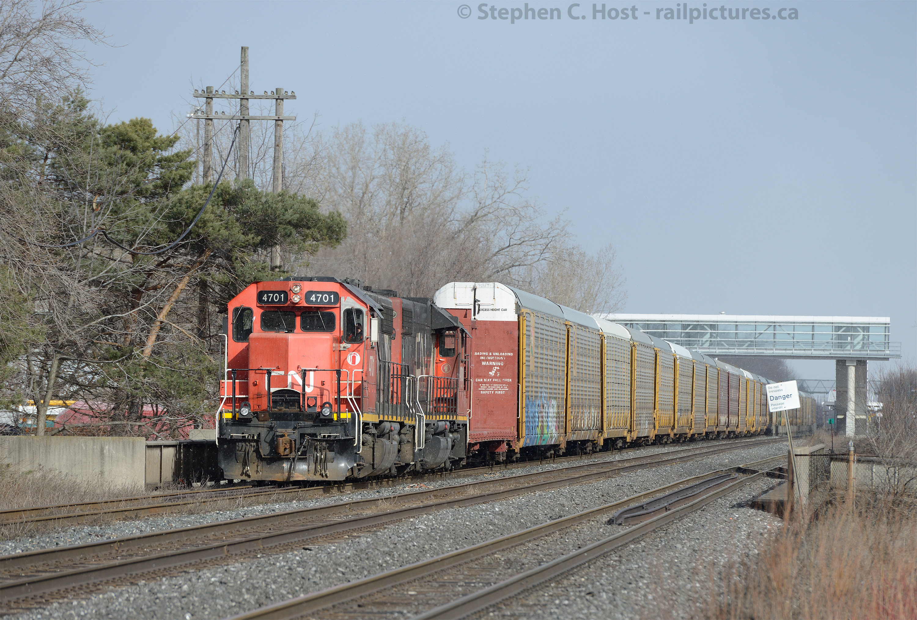 Railpictures.ca - Stephen C. Host Photo: Burlington West: In response to Hunter Holmes shots of ...