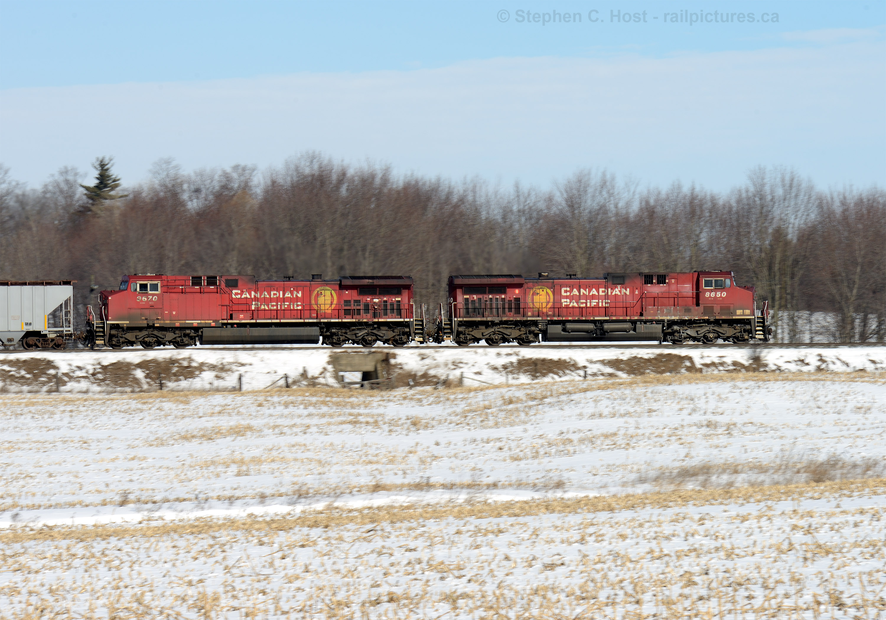 Railpictures.ca - Stephen C. Host Photo: A simple pan zoom of an eastbound pair of Golden ...