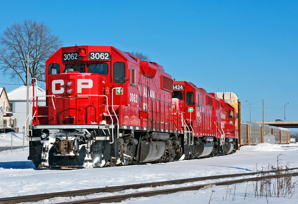 Railpictures.ca - Michael Da Costa Photo: Three clean GP38-2′s lead TK22 off the Waterloo Sub ...