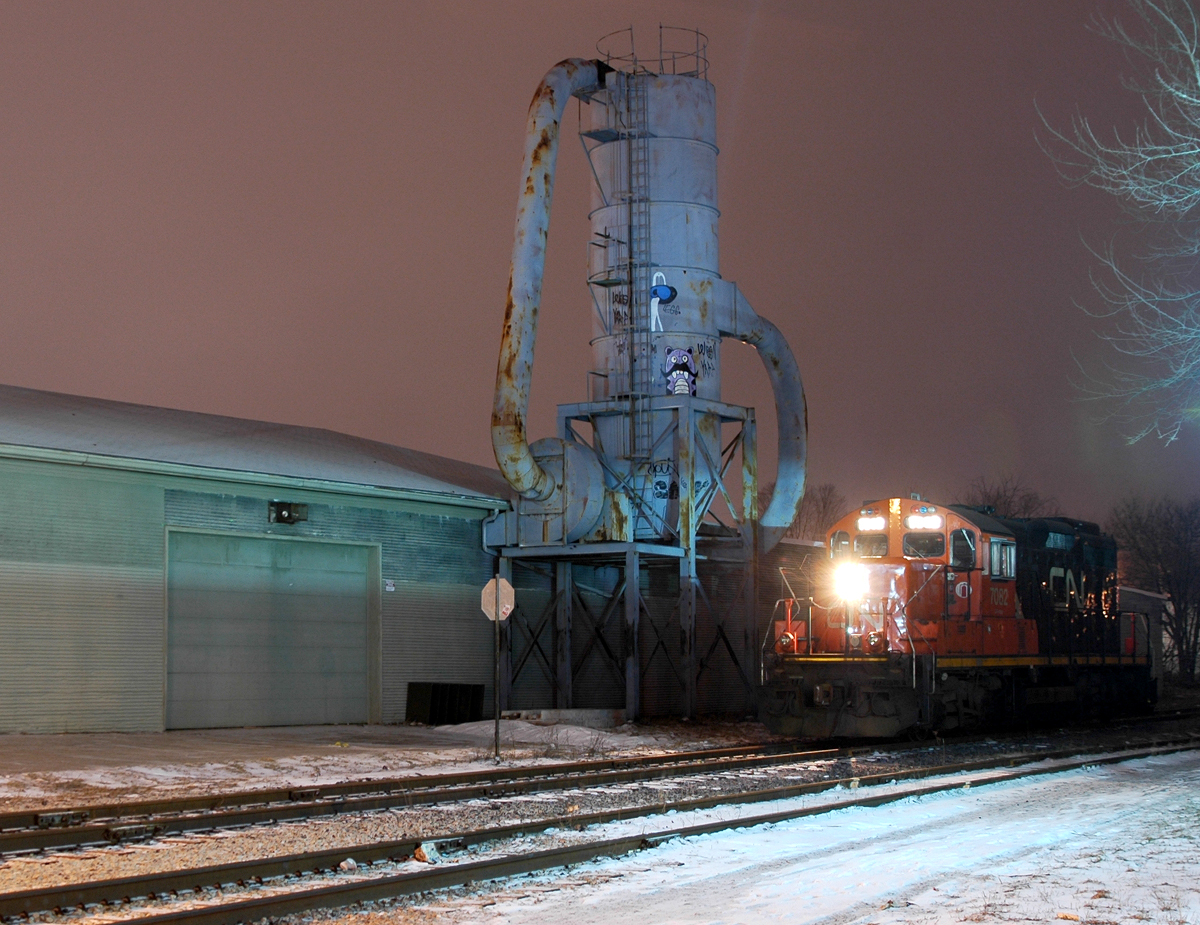 Railpictures.ca - James Gardiner Photo: CN 7082 sits dead on the Burford Spur for the night ...