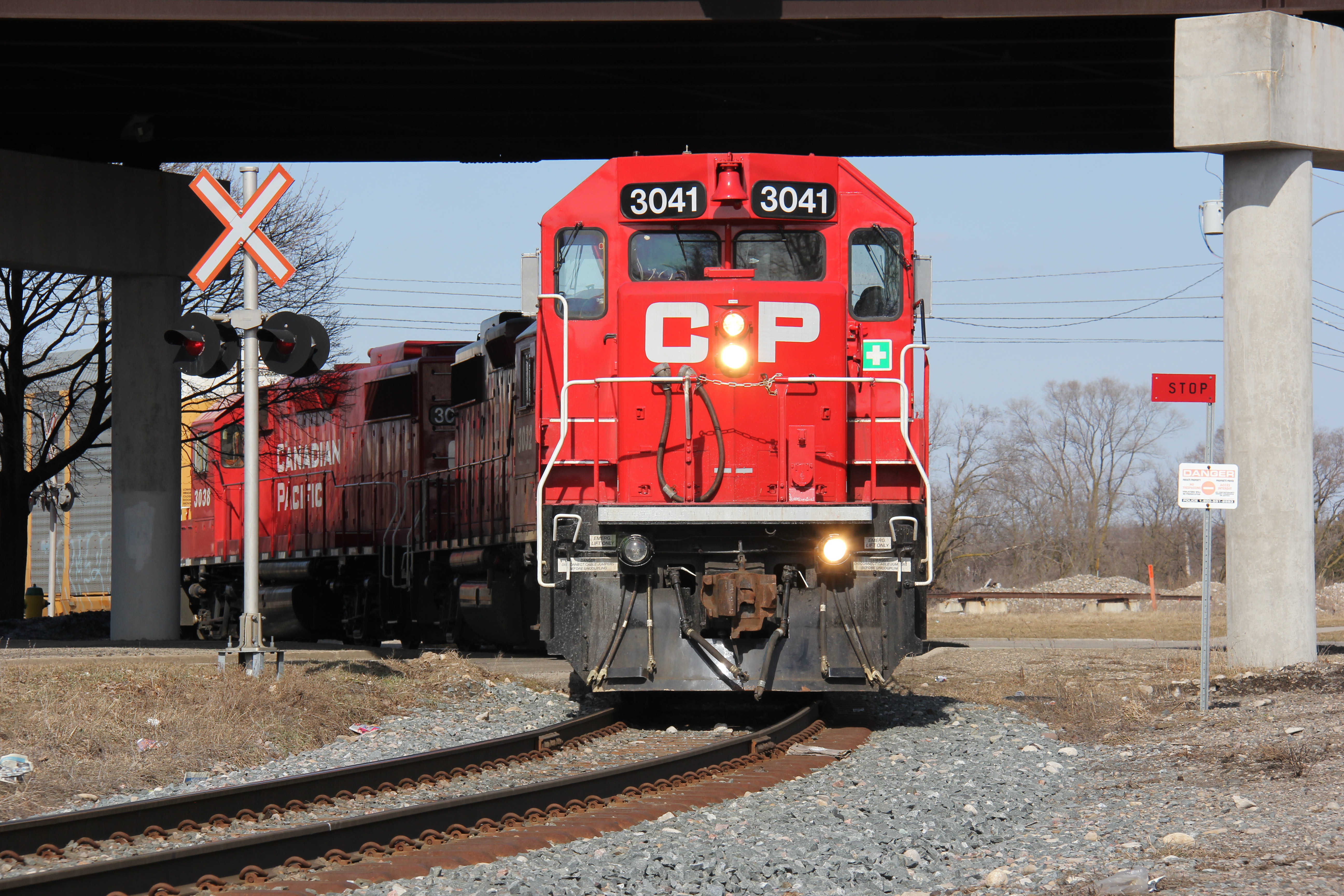 Railpictures.ca - Kevin Flood Photo: The Wolverton Turn with newly-repainted CP 3041 on the ...