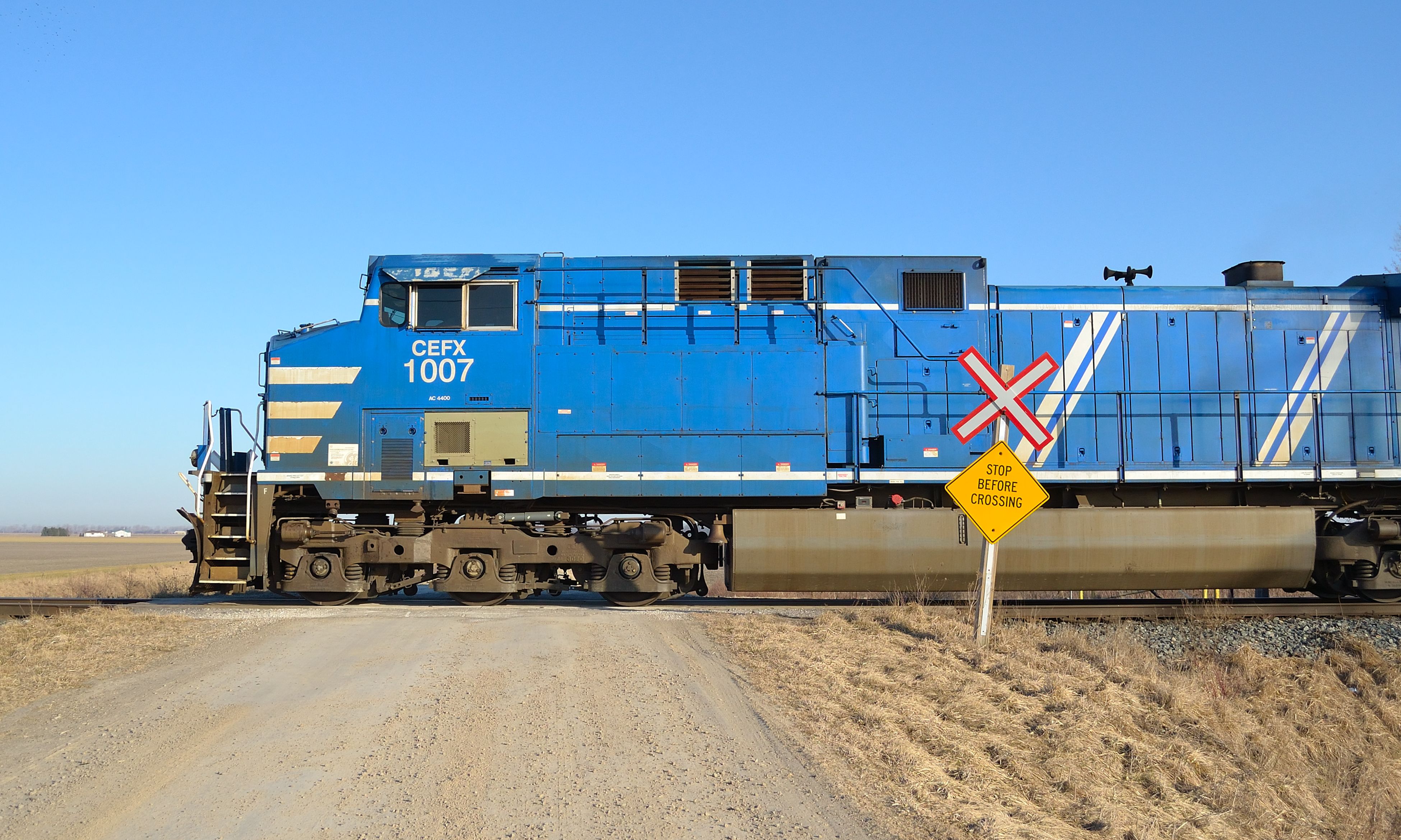 Railpictures.ca - Jay Butler Photo: CEFX 1007 leads CP 243 past the Sinclair Road crossing at ...