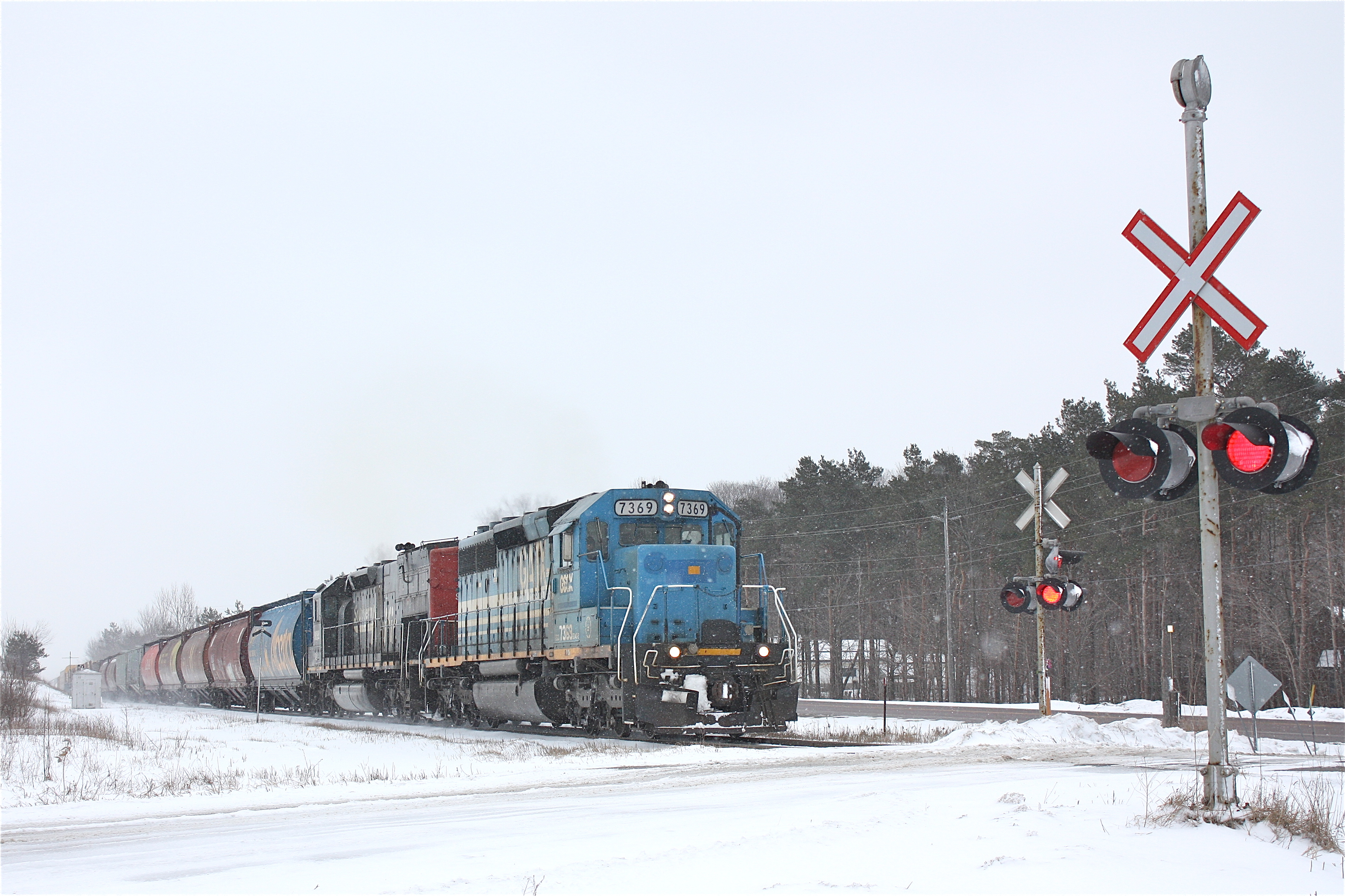 Railpictures.ca - Marcus W. Stevens Photo: GEXR 431 has just past the detector at Rock Cut ...