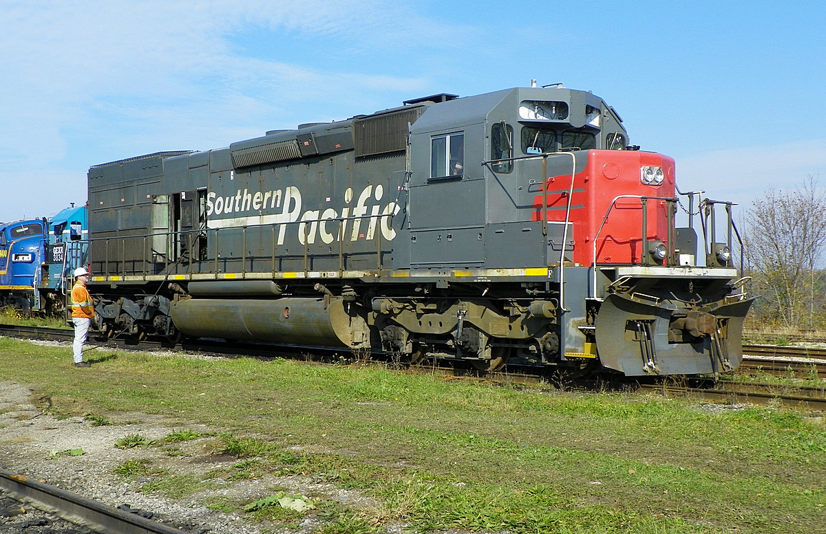 Railpictures.ca - bdouglas Photo: GEXR xSP (SD45T-2)9392 revealing it’s newly rebuilt cab ...