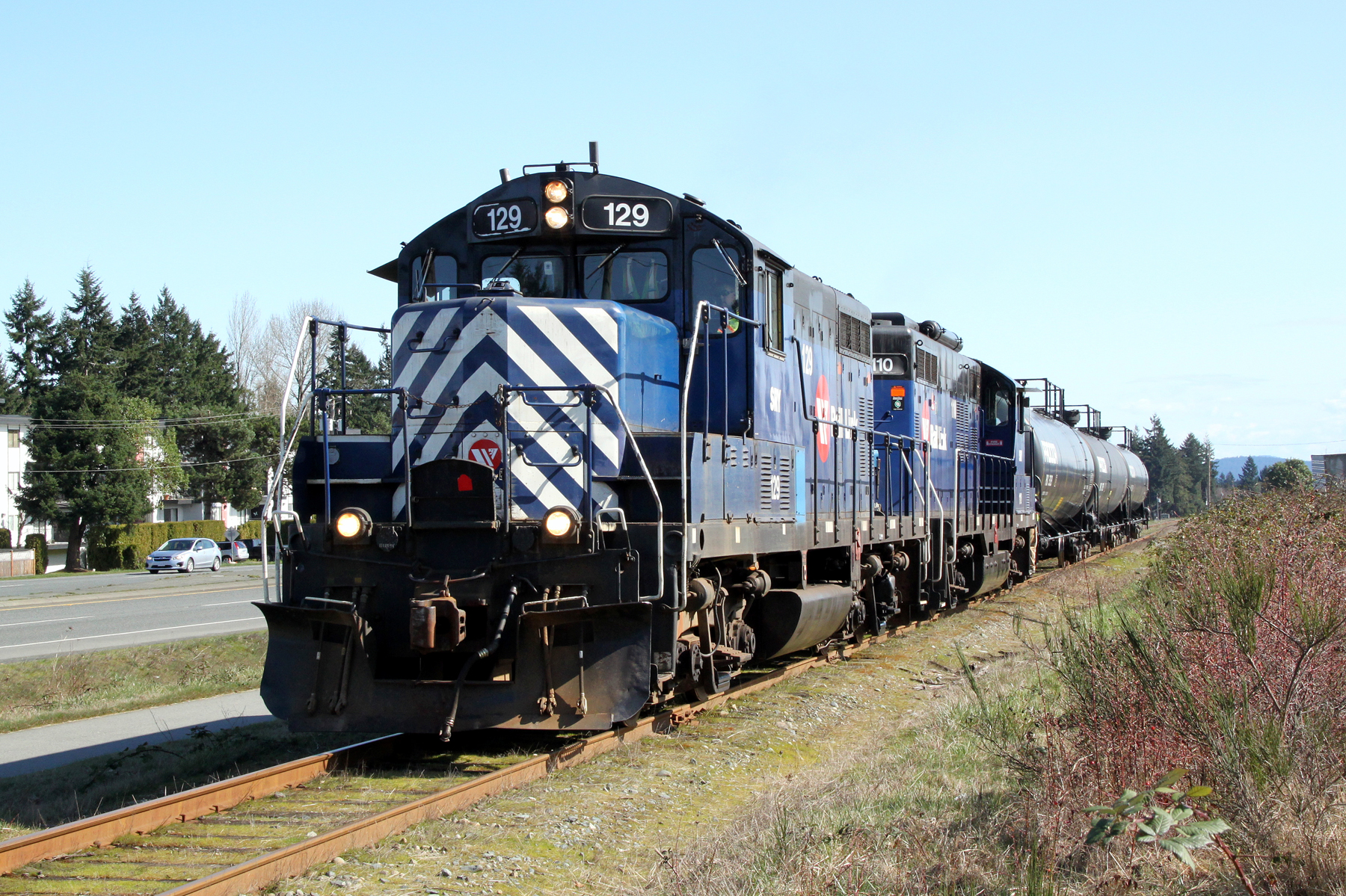 Railpictures.ca - colin arnot Photo: GP7 SRY 129,(ex-MRL 129, exx-C&NW 4376, nee SLSF), with GP9 ...