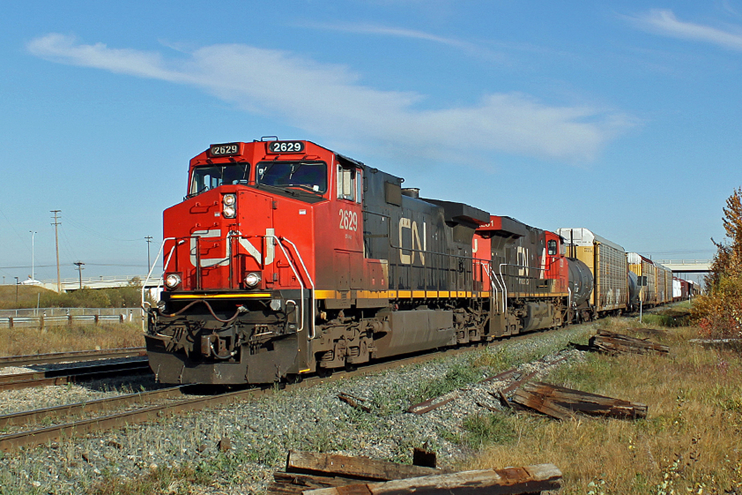 Railpictures.ca - colin arnot Photo: Dash9-44CW CN 2629 heads south out of Edmonton on the ...