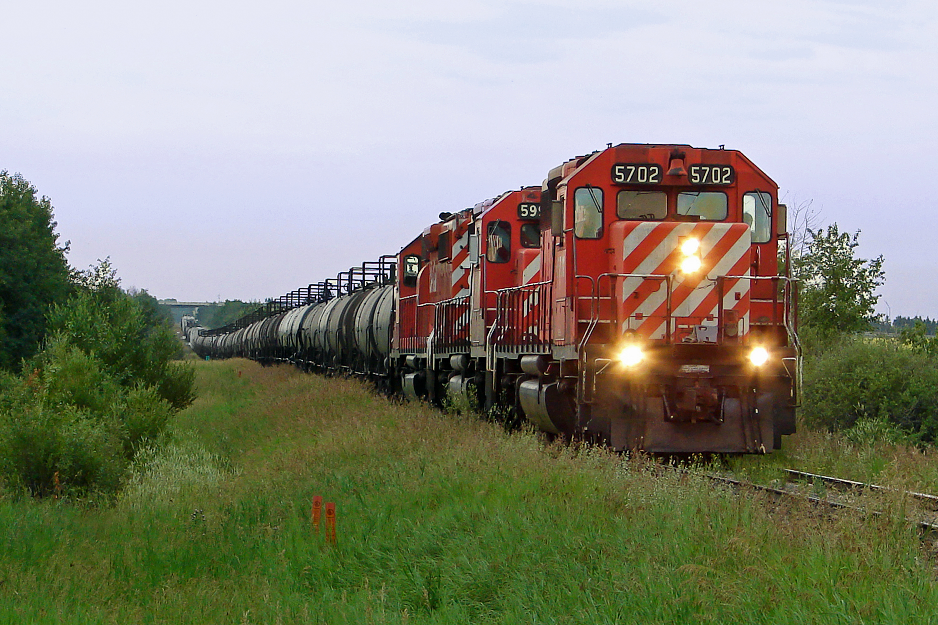 Railpictures.ca - colin arnot Photo: A trio of SD40-2′s 5702,5992 and 6005 haul tank cars for ...