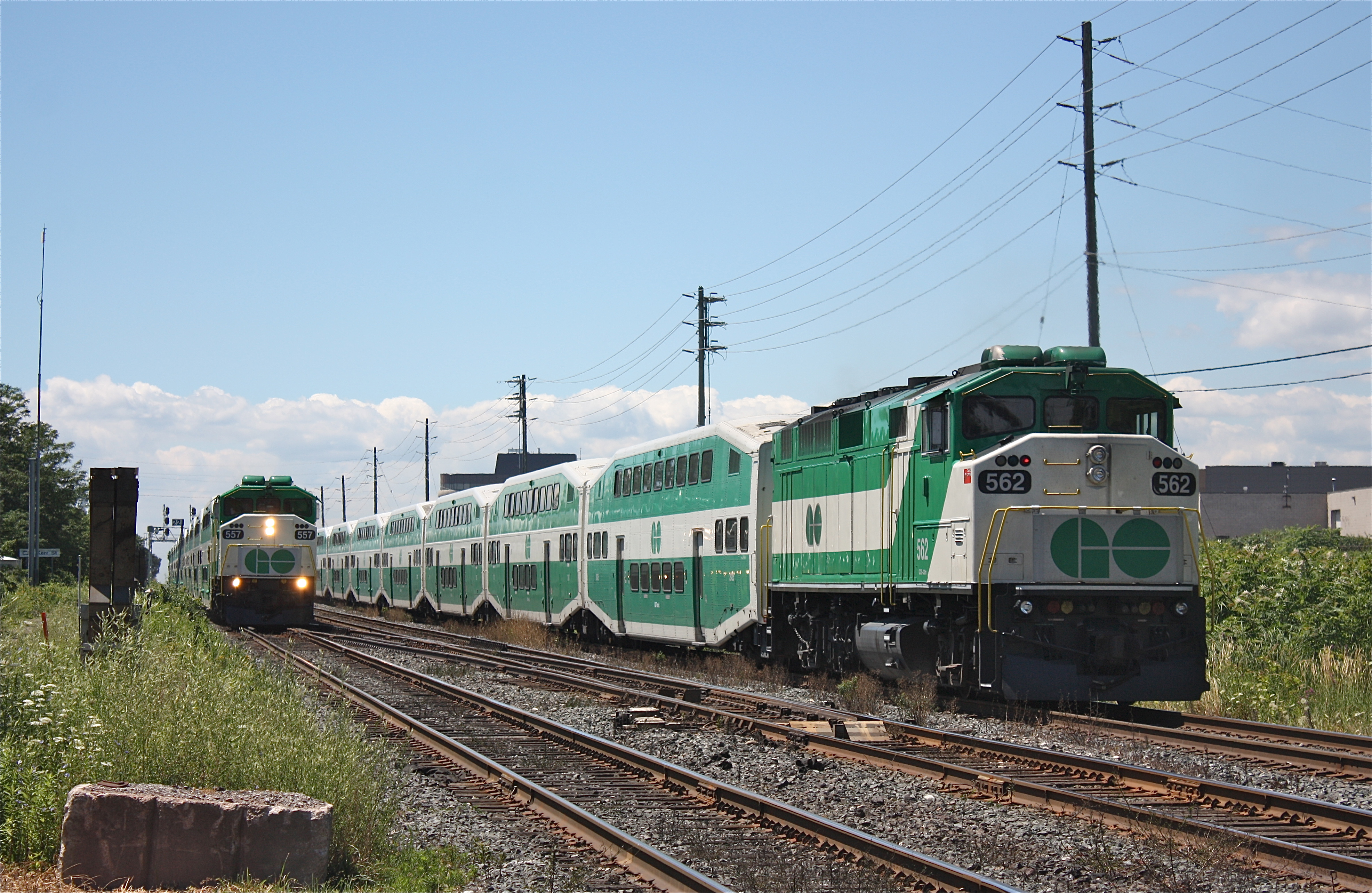 Railpictures.ca - marcus W. Stevens Photo: East and westbound GO trains meet at Kerr Street at ...