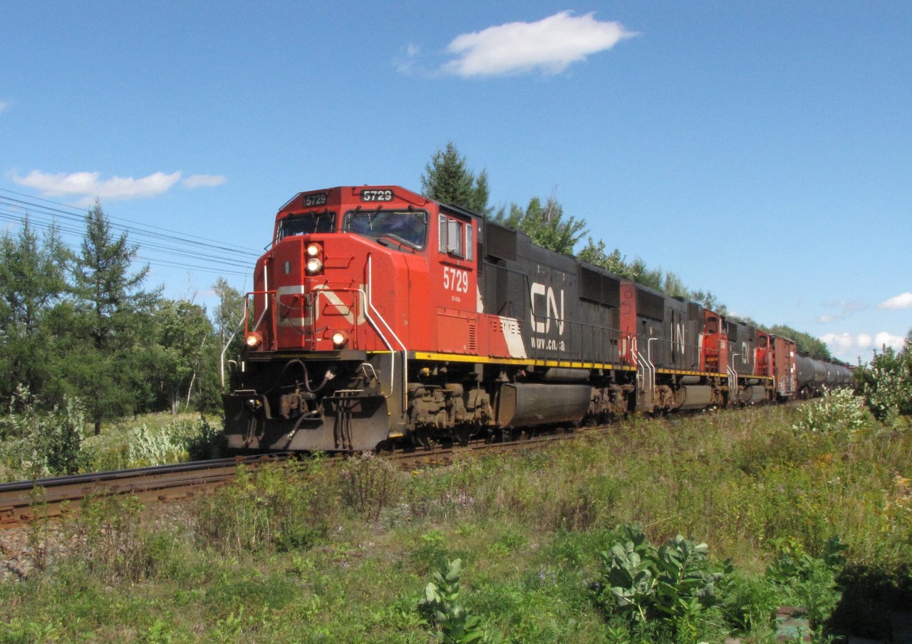 Railpictures.ca - John Richard Photo: CN train 407 from Dartmouth soon to arrive at Gordon Yard ...