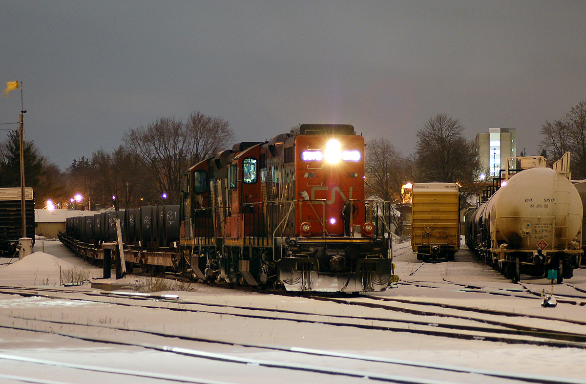 Railpictures.ca - James Gardiner Photo: SOR 598, the loaded steel train. Is set to depart ...