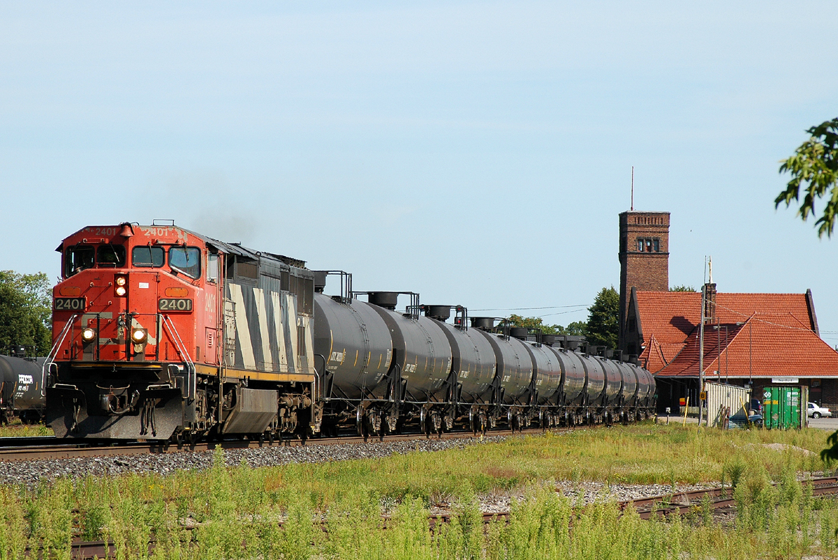 Railpictures.ca - James Gardiner Photo: CN U711 (crude oil empty’s destined for BNSF in North ...