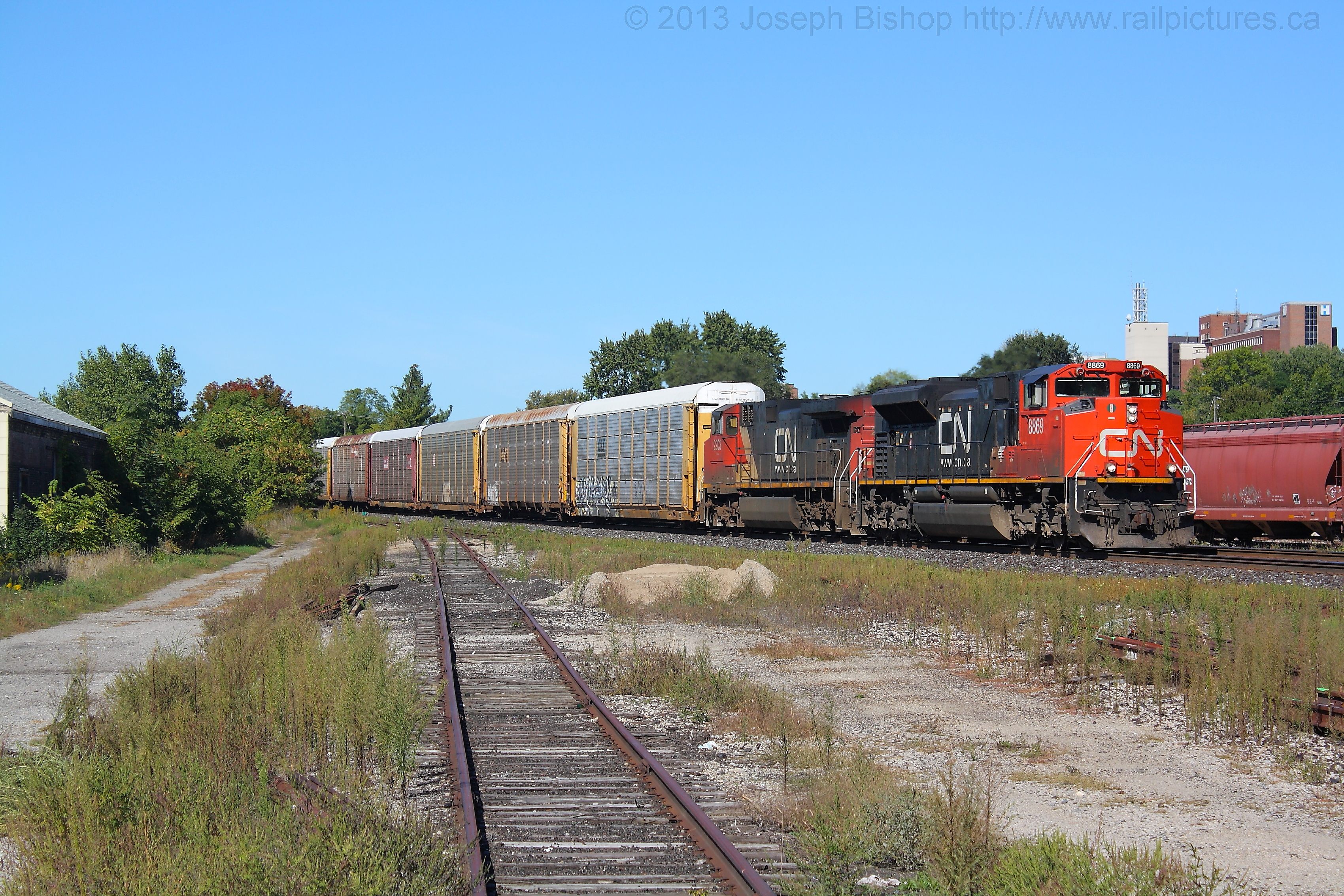 Railpictures.ca - Joseph Bishop Photo: CN 148 approaches Brantford on the South track with CN ...