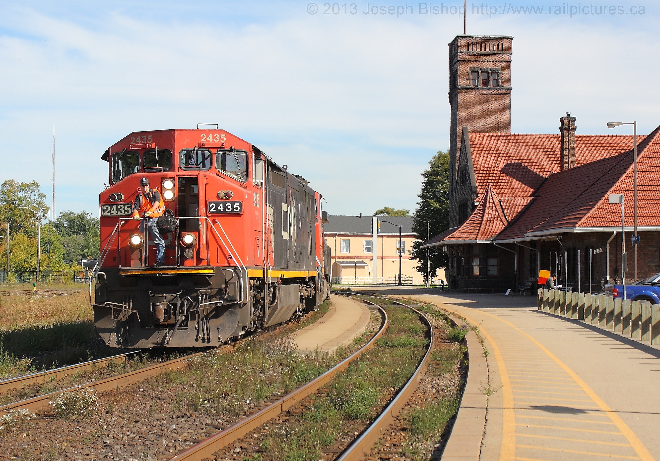 Railpictures.ca - Joseph Bishop Photo: CN 435 rolls into Brantford with CN 2435 leading the way ...