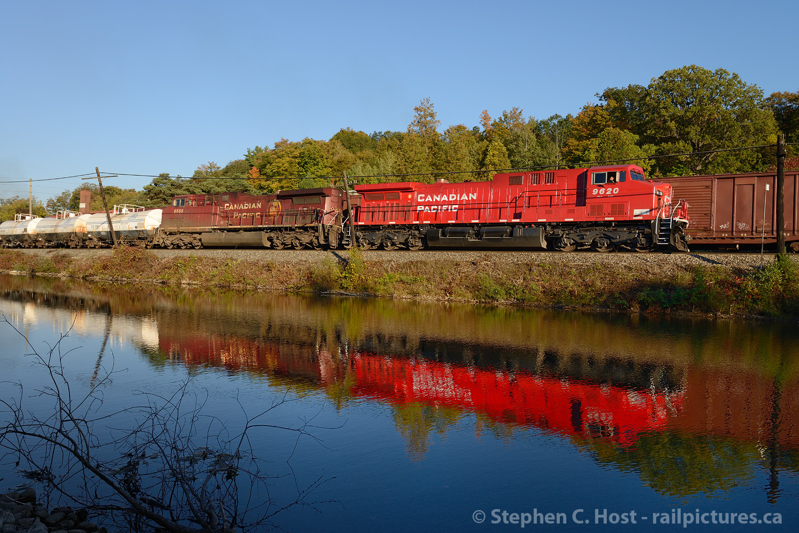 Railpictures.ca - Stephen C. HOst Photo: A contrast in AC4400CW paint schemes – CP Train 241-28 ...
