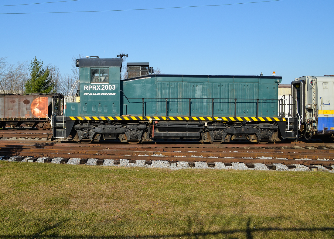 Railpictures.ca - Michael Berry Photo: RPRX 2003 is GK10B ‘Green Kid’ built by Railpower from a ...